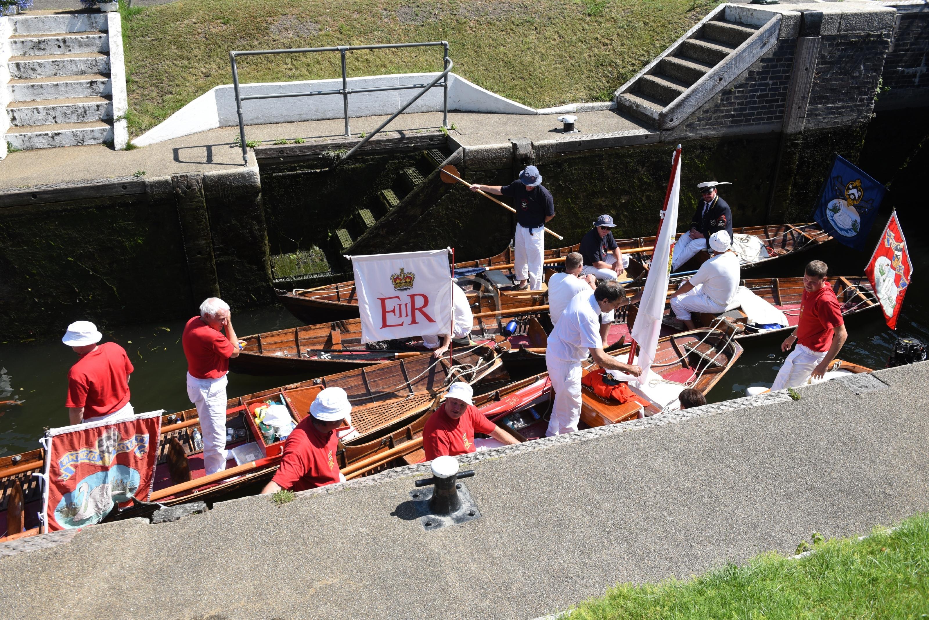 SWAN UPPING 131579 - Photo 1 of 113 - Baylis Media Photos