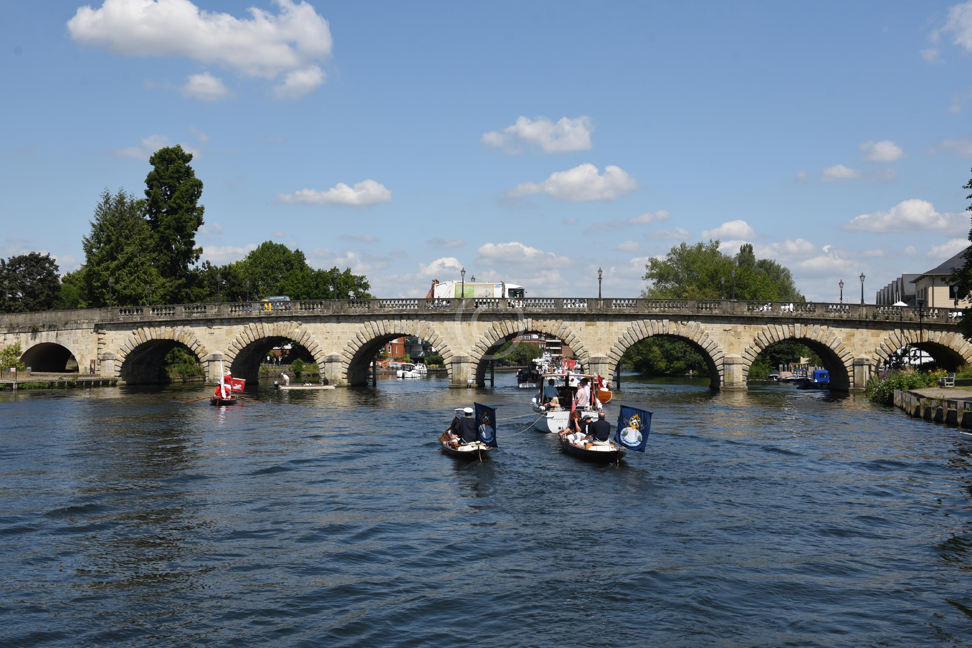 SWAN UPPING 131579 - Photo 1 of 113 - Baylis Media Photos