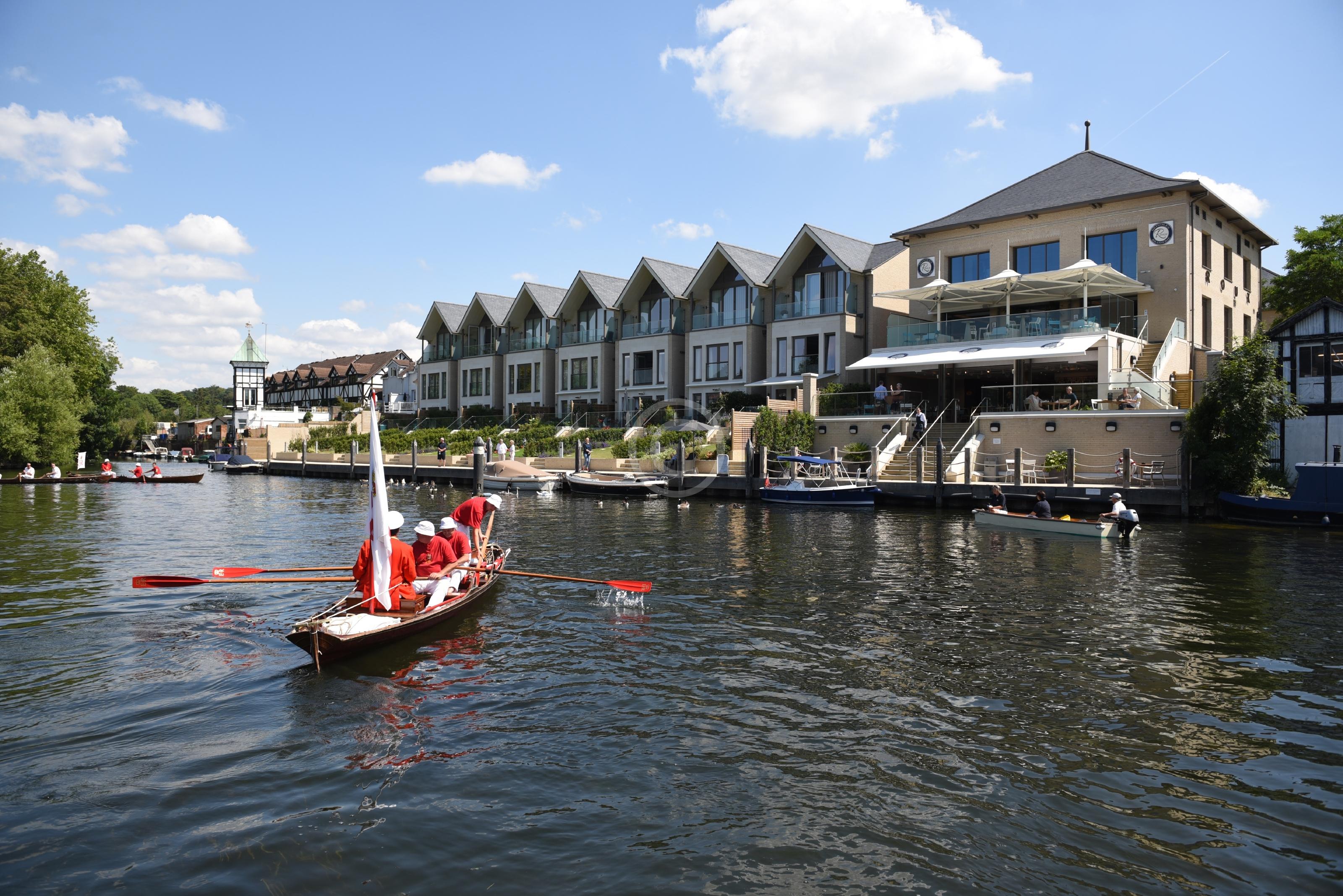 SWAN UPPING 131579 - Photo 1 of 113 - Baylis Media Photos