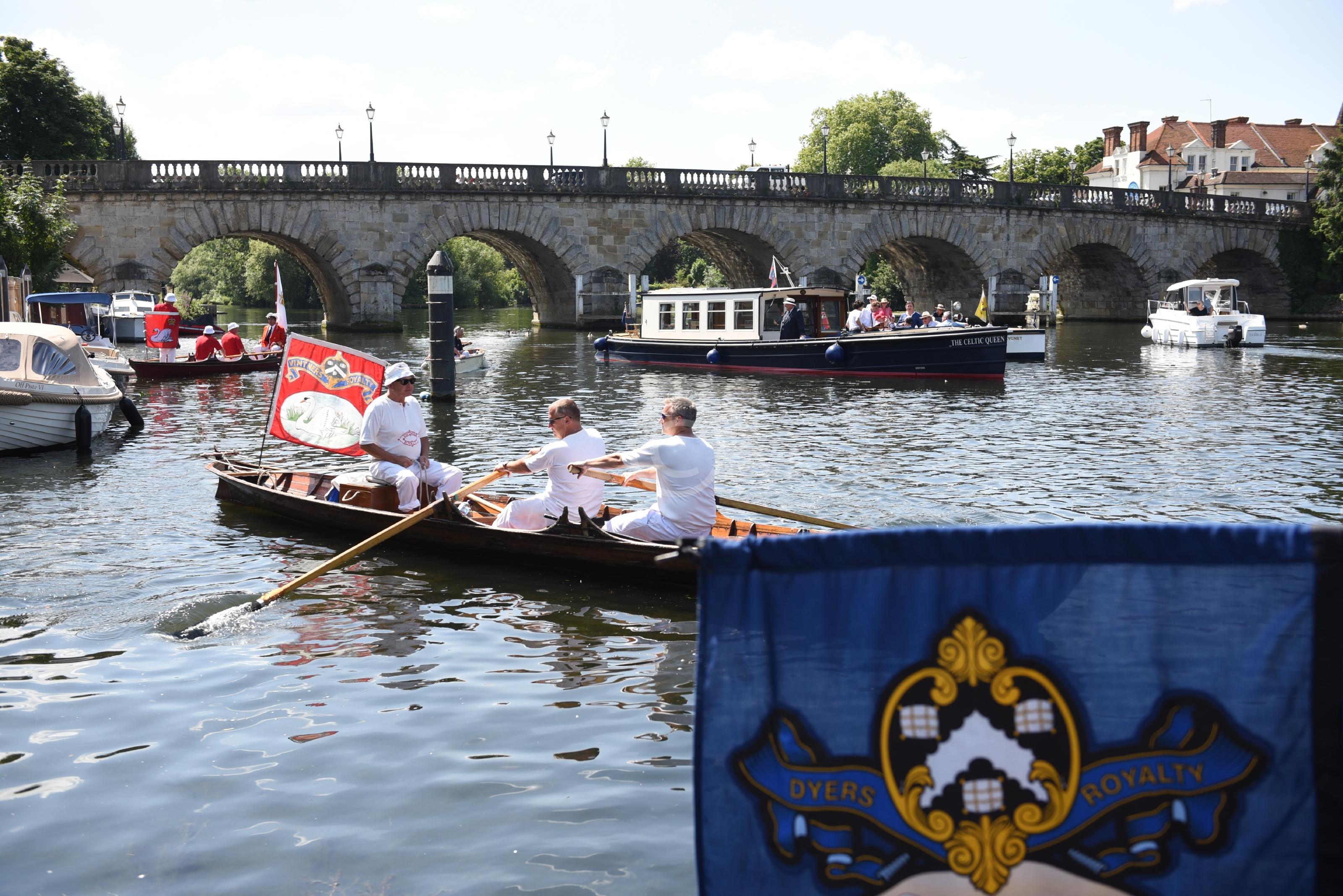 SWAN UPPING 131579 - Photo 1 of 113 - Baylis Media Photos