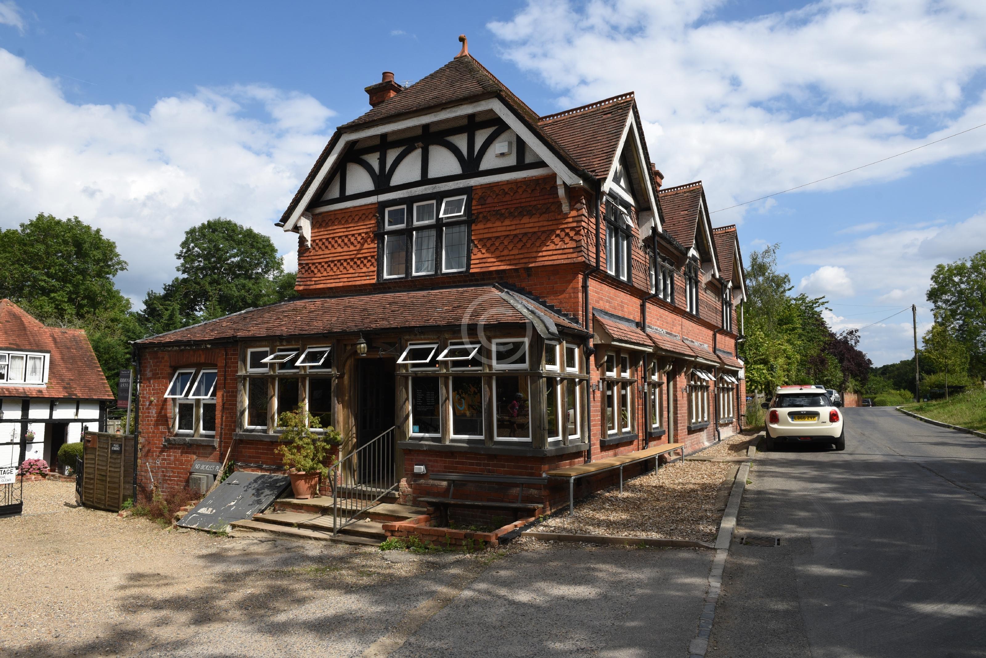 WARREN ROW - Photo 1 of 9 - Baylis Media Photos