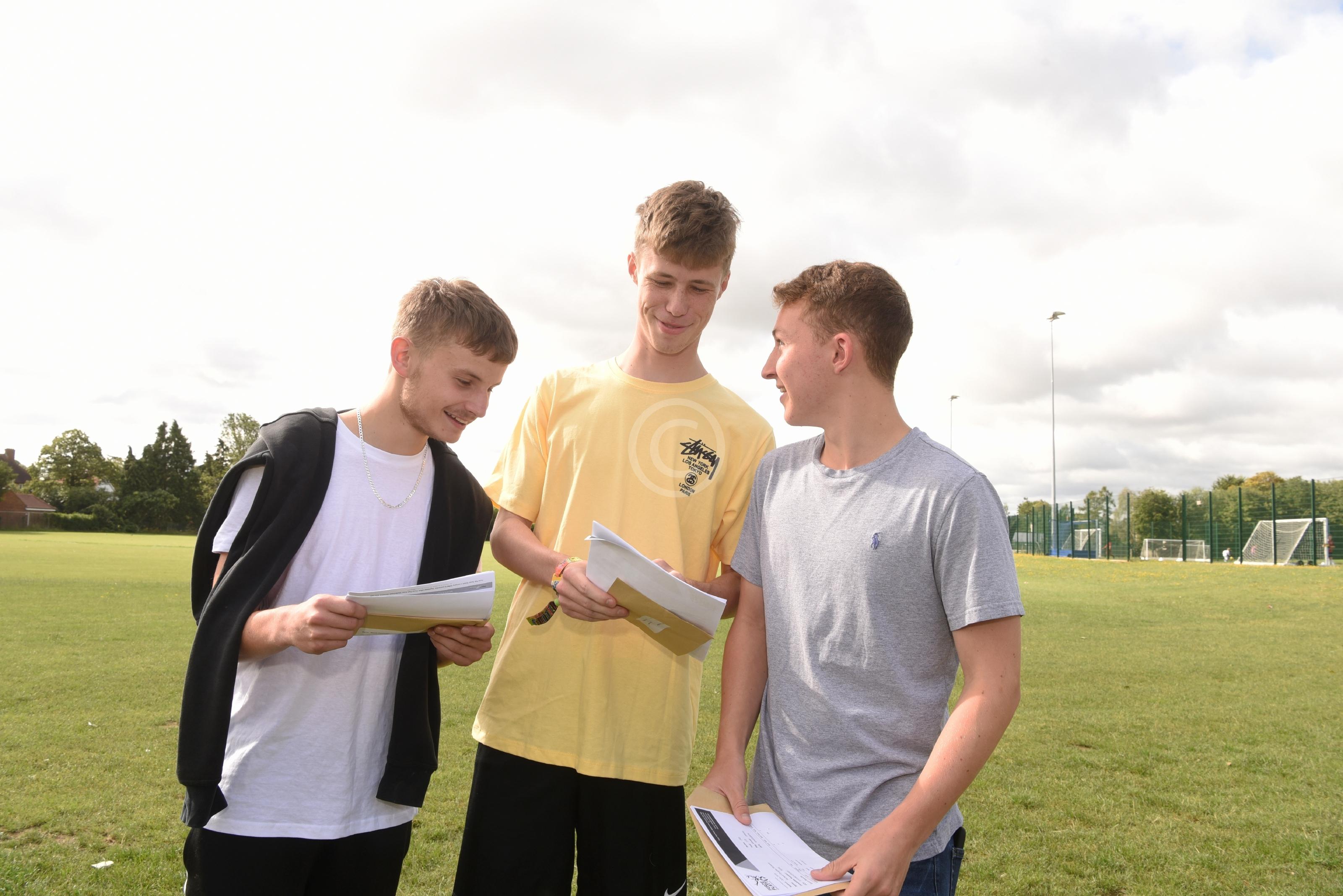 MAIDENHEAD 131708 - Photo 1 of 8 - Baylis Media Photos