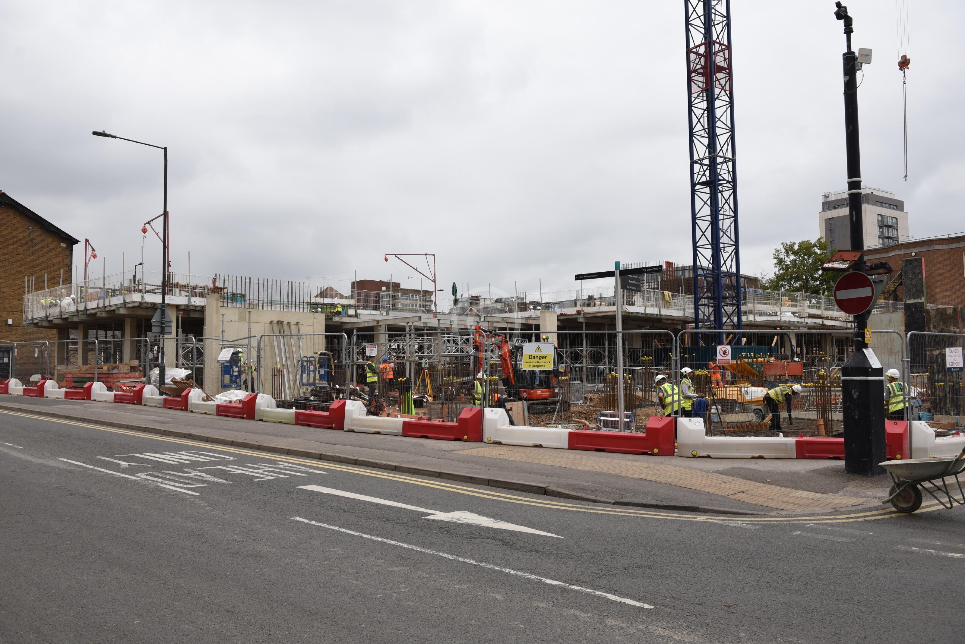 MAIDENHEAD 131848 - Photo 1 of 9 - Baylis Media Photos