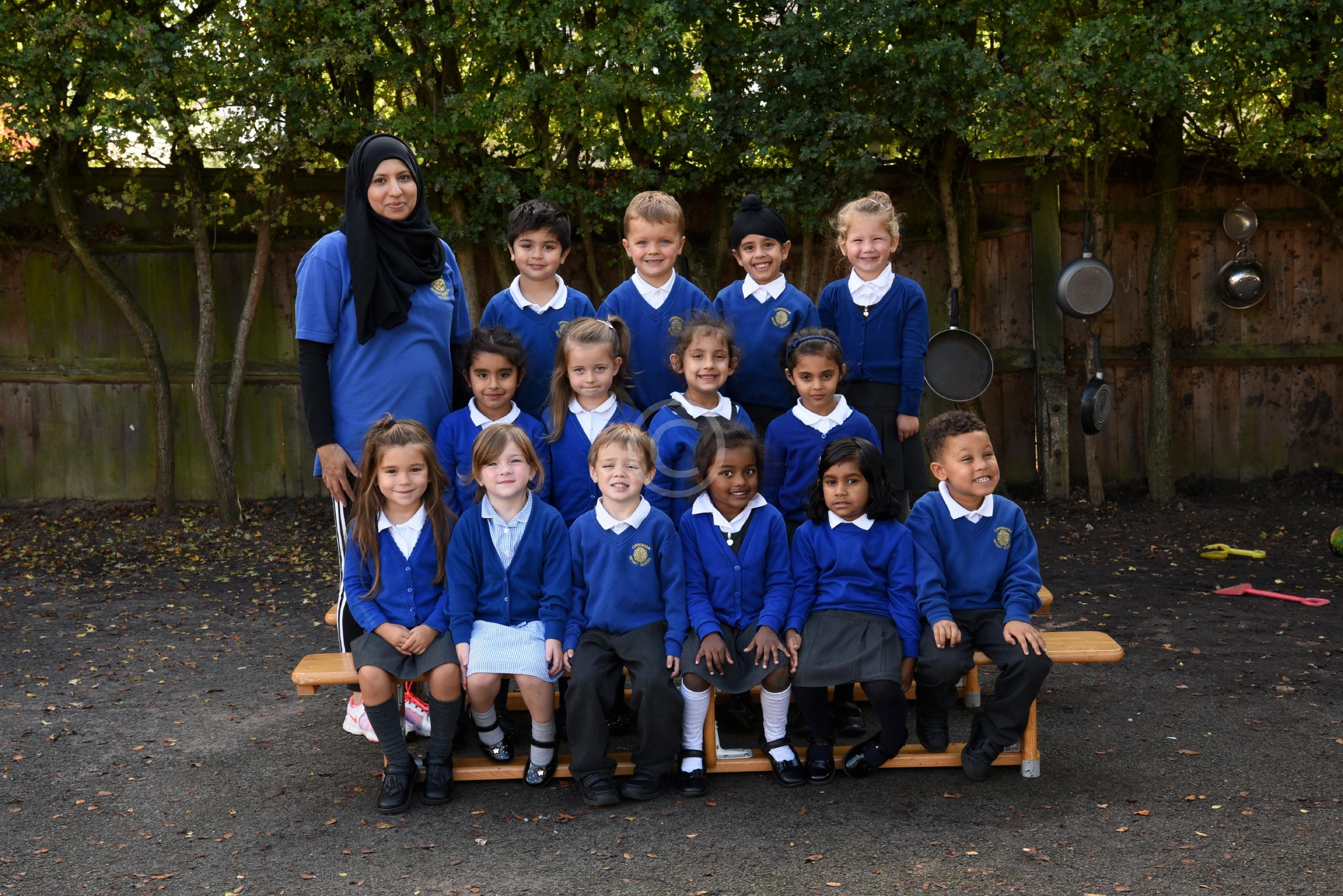 FIRST CLASS 131908 - Photo 1 of 9 - Baylis Media Photos