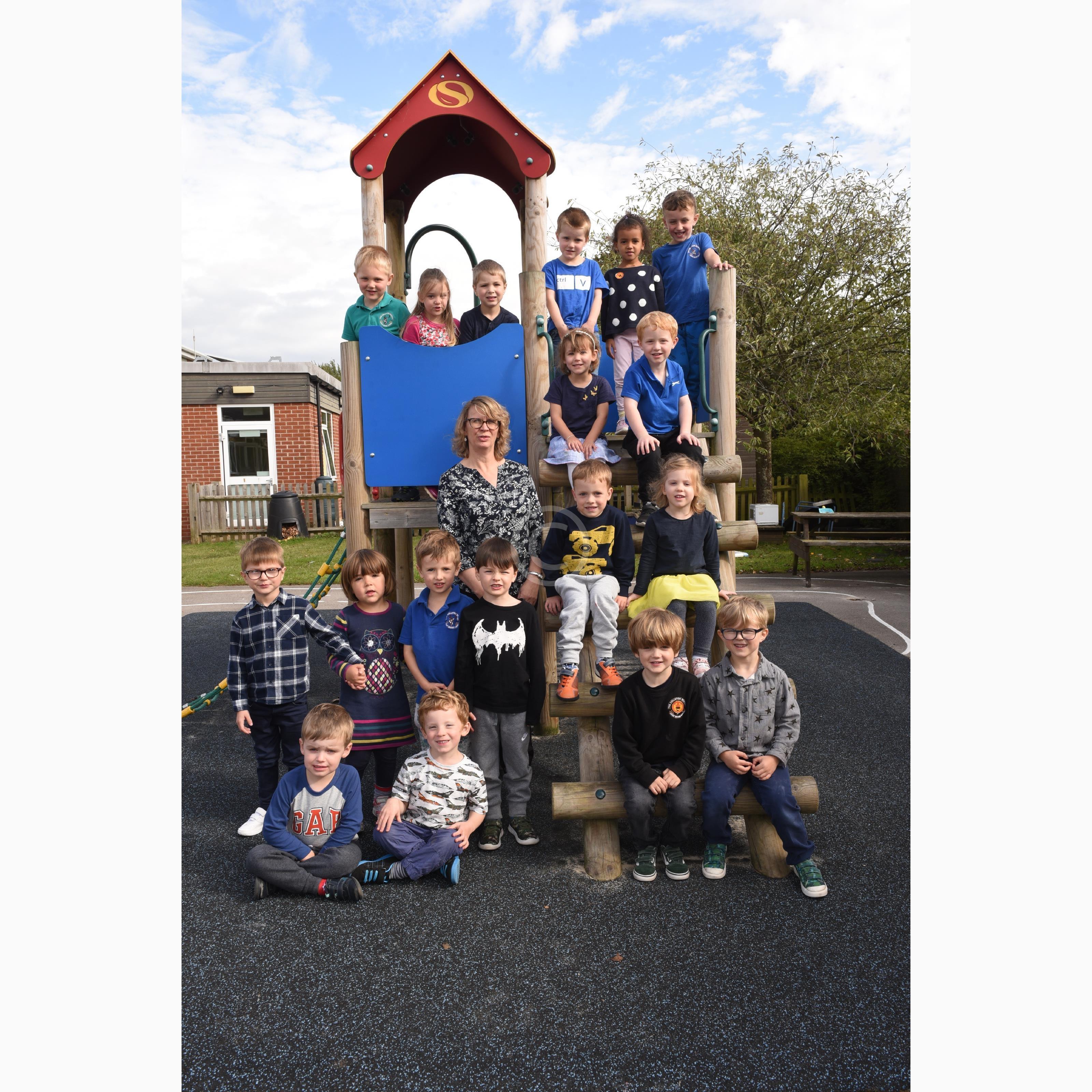 FIRST CLASS 131963 - Photo 1 of 8 - Baylis Media Photos