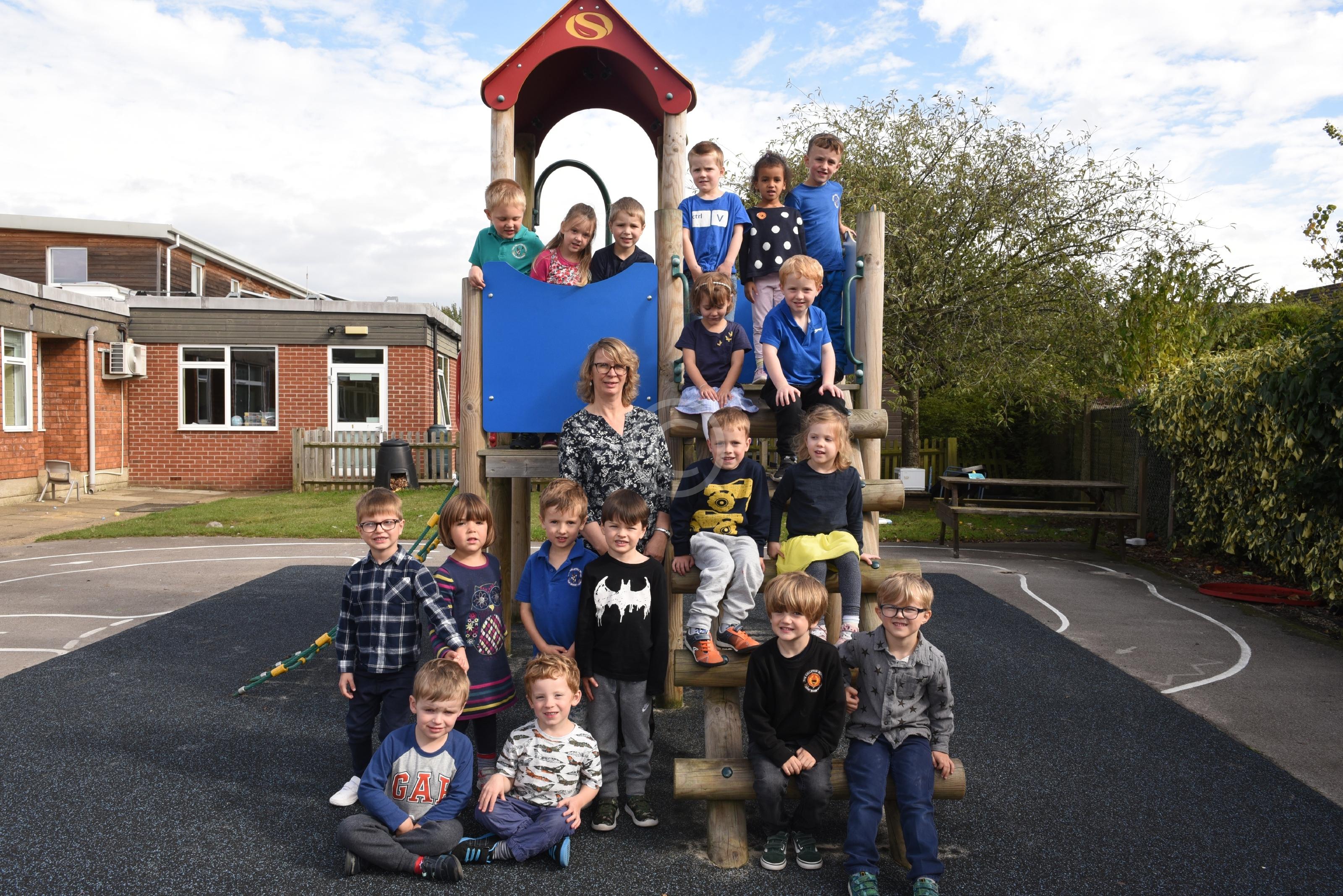 FIRST CLASS 131963 - Photo 1 of 8 - Baylis Media Photos