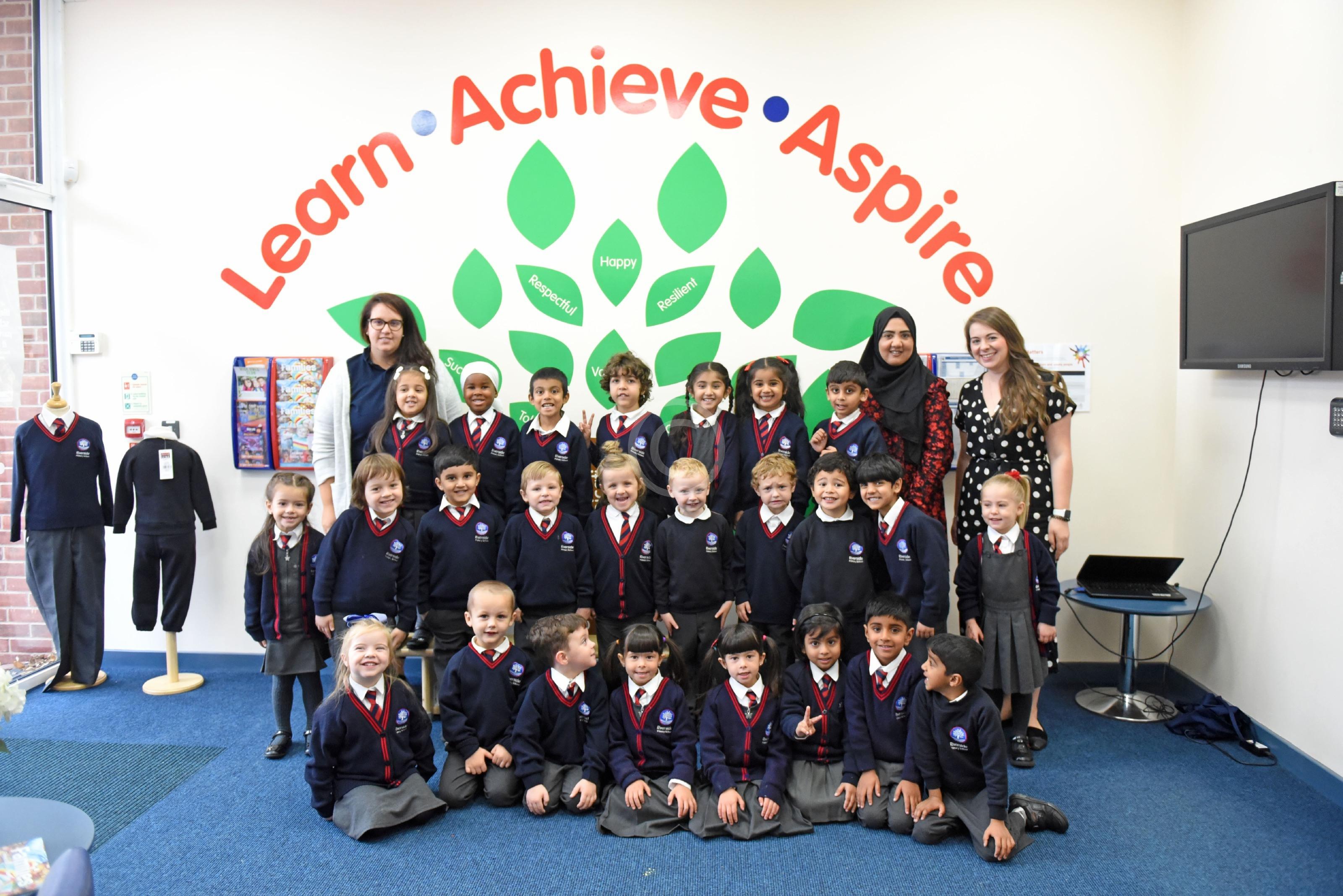 FIRST CLASS 131958 - Photo 2 of 2 - Baylis Media Photos