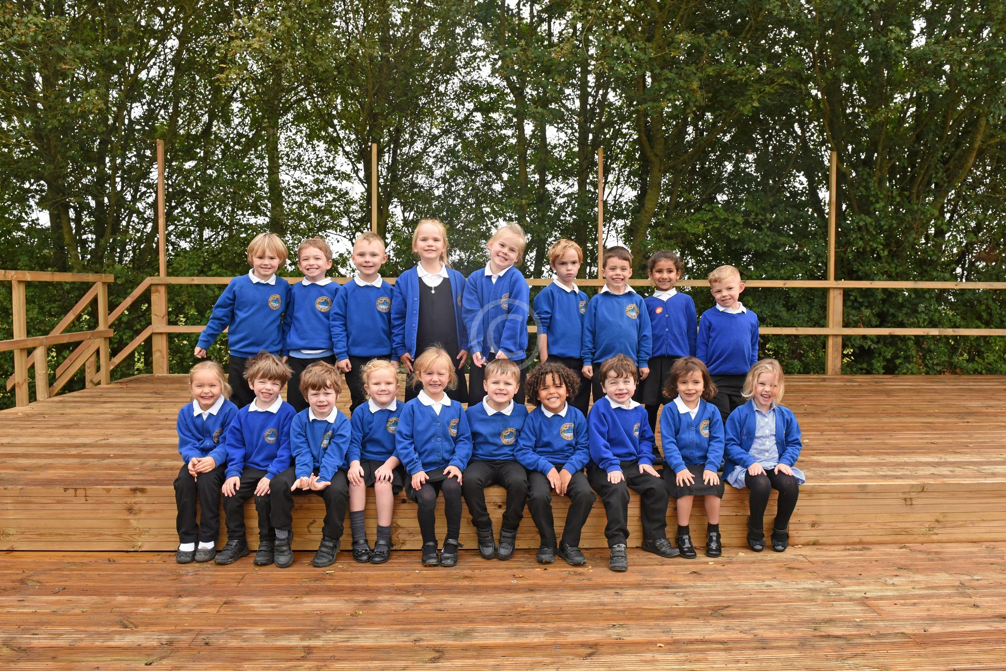 FIRST CLASS 131968 - Photo 1 of 1 - Baylis Media Photos