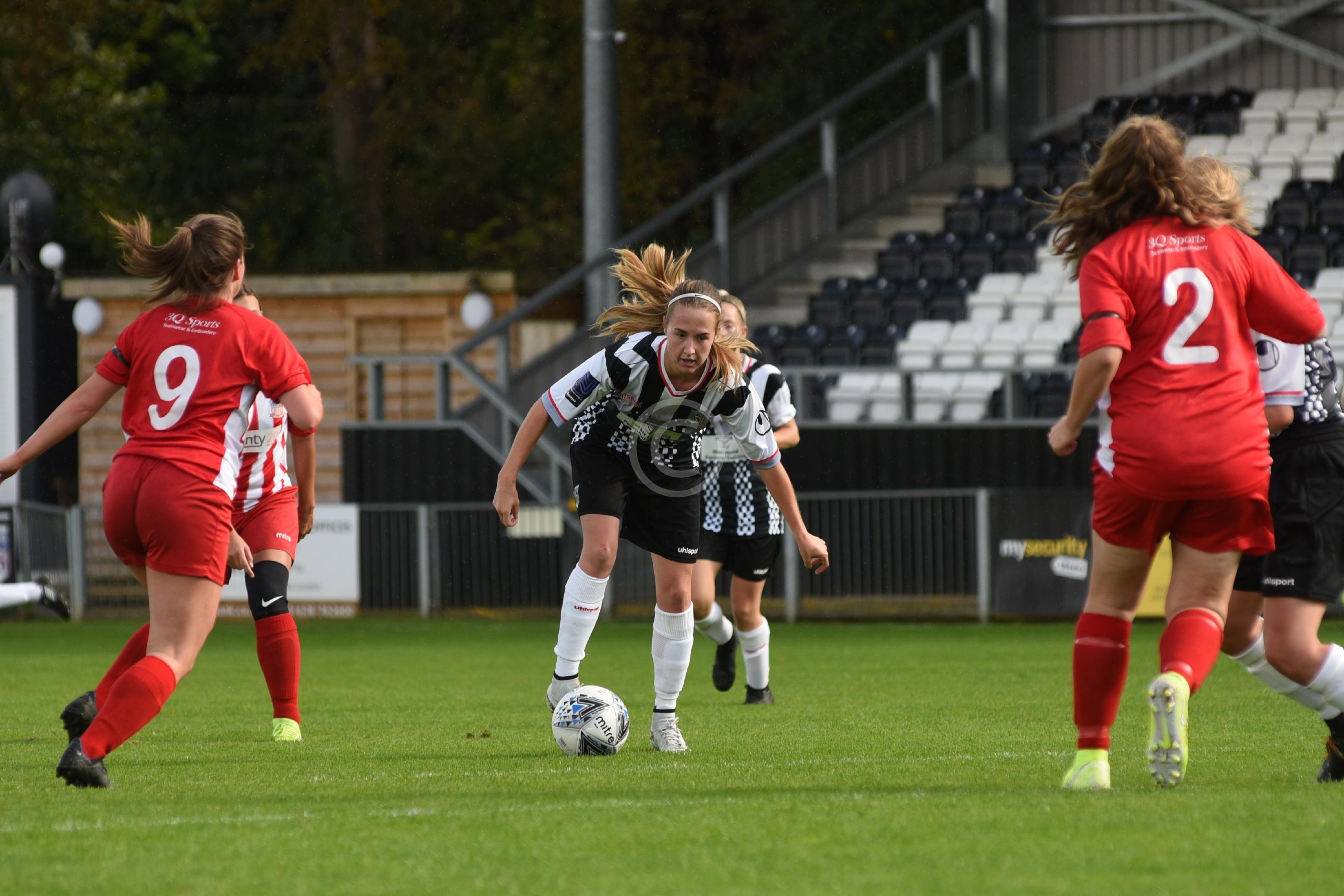 FOOTBALL 131981 - Photo 1 of 10 - Baylis Media Photos