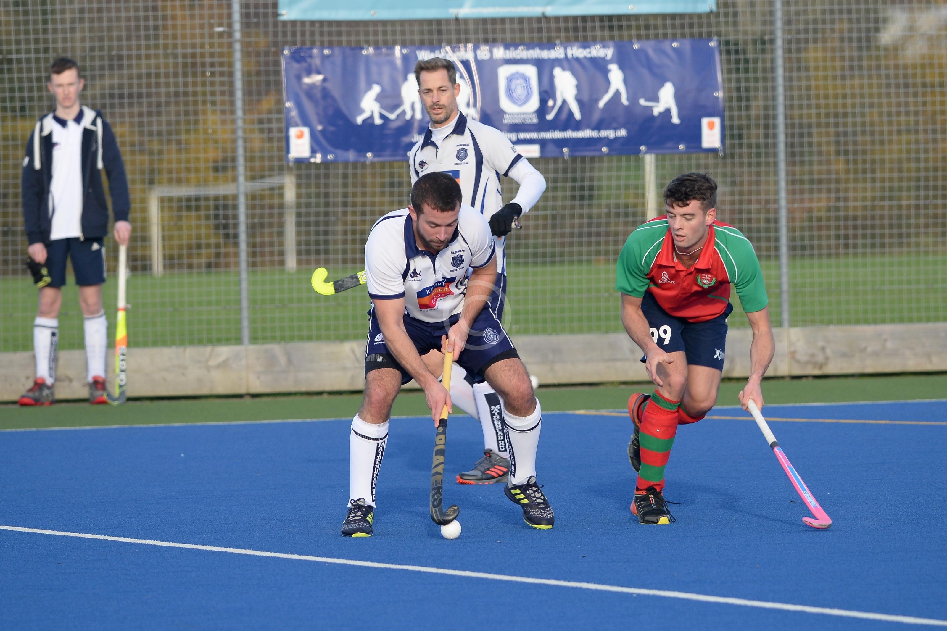 HOCKEY 132217 - Photo 1 of 13 - Baylis Media Photos