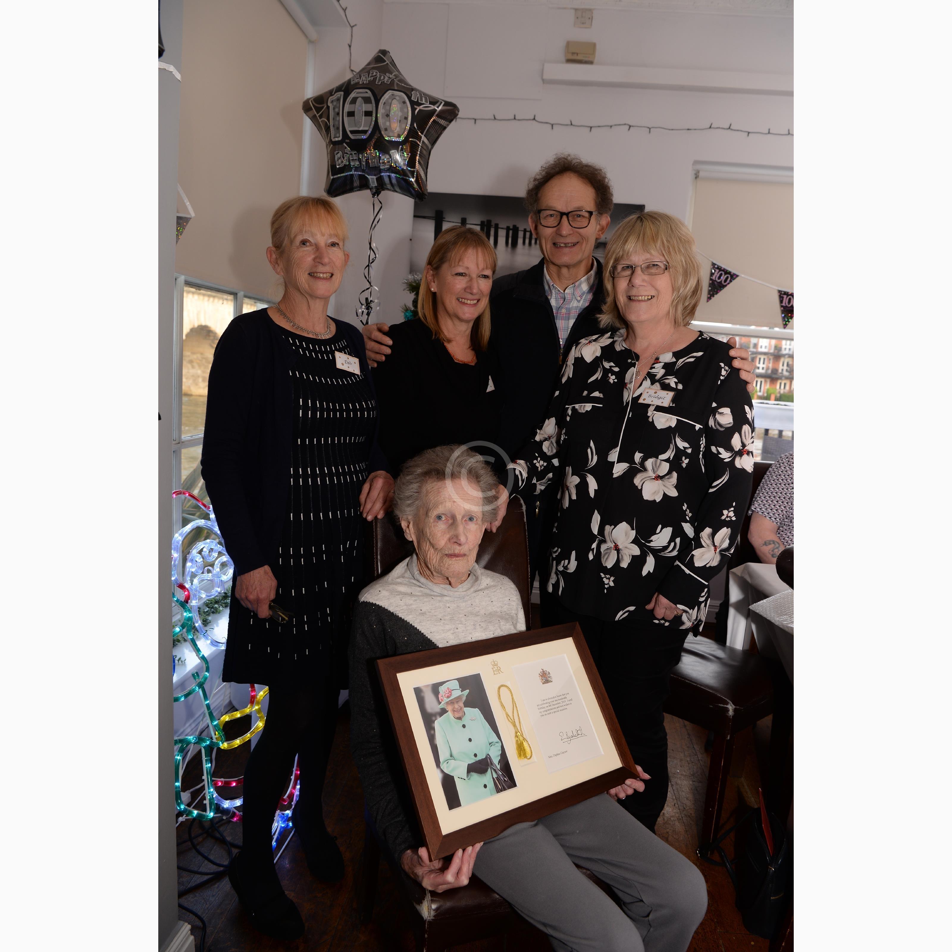 MAIDENHEAD 132219 - Photo 1 of 5 - Baylis Media Photos