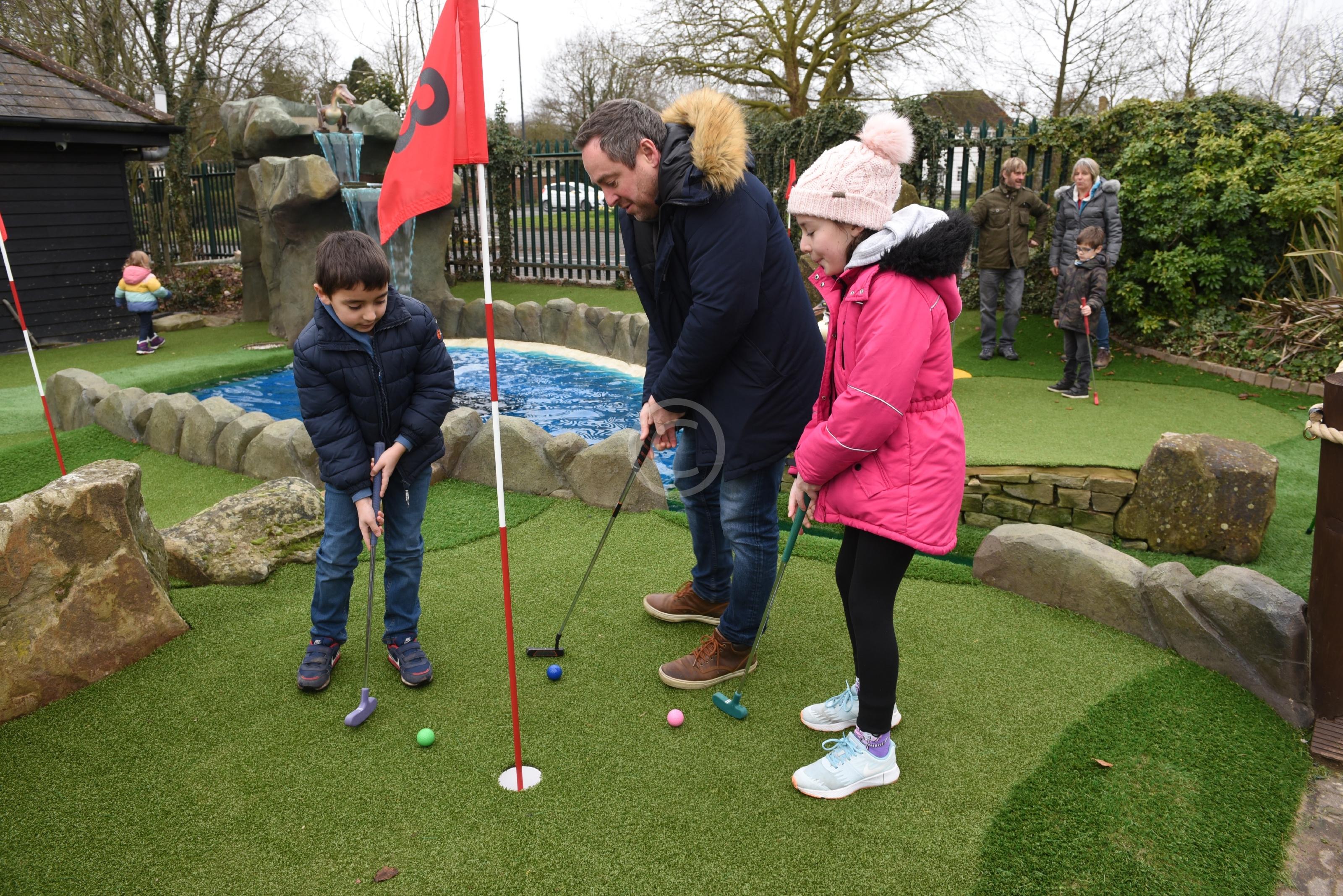 MAIDENHEAD 132509 - Photo 1 of 12 - Baylis Media Photos