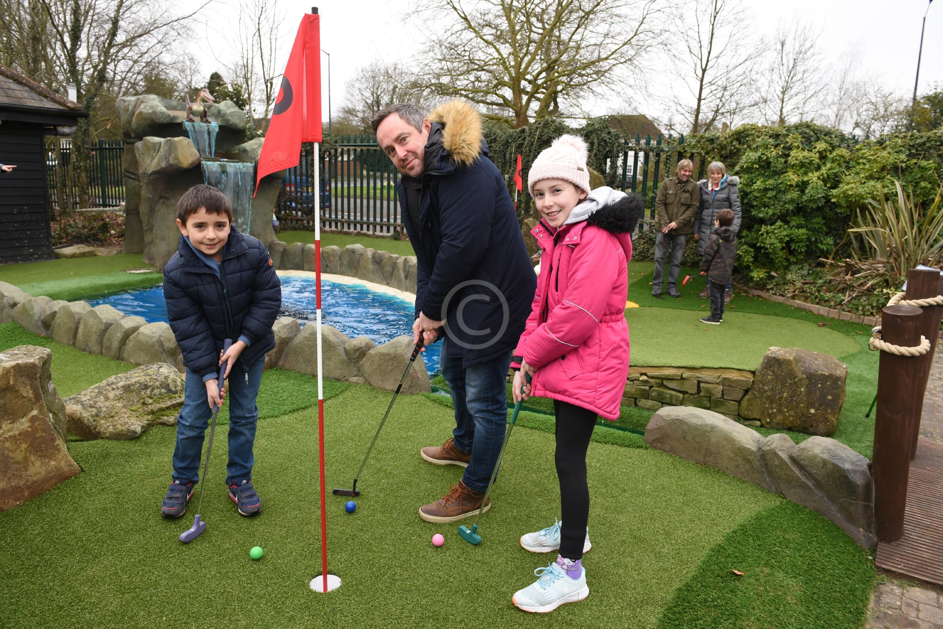 MAIDENHEAD 132509 - Photo 1 of 12 - Baylis Media Photos