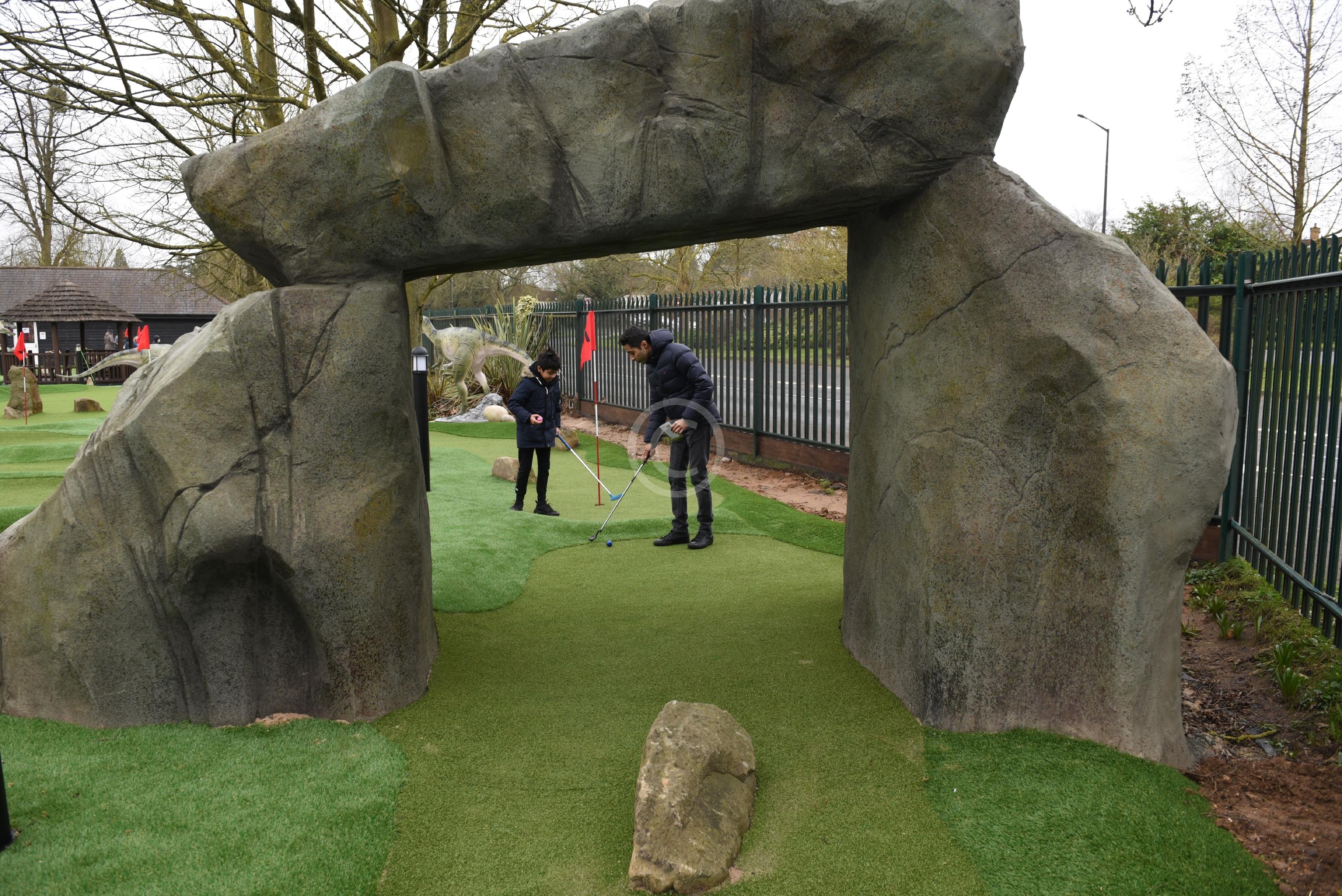 MAIDENHEAD 132509 - Photo 1 of 12 - Baylis Media Photos