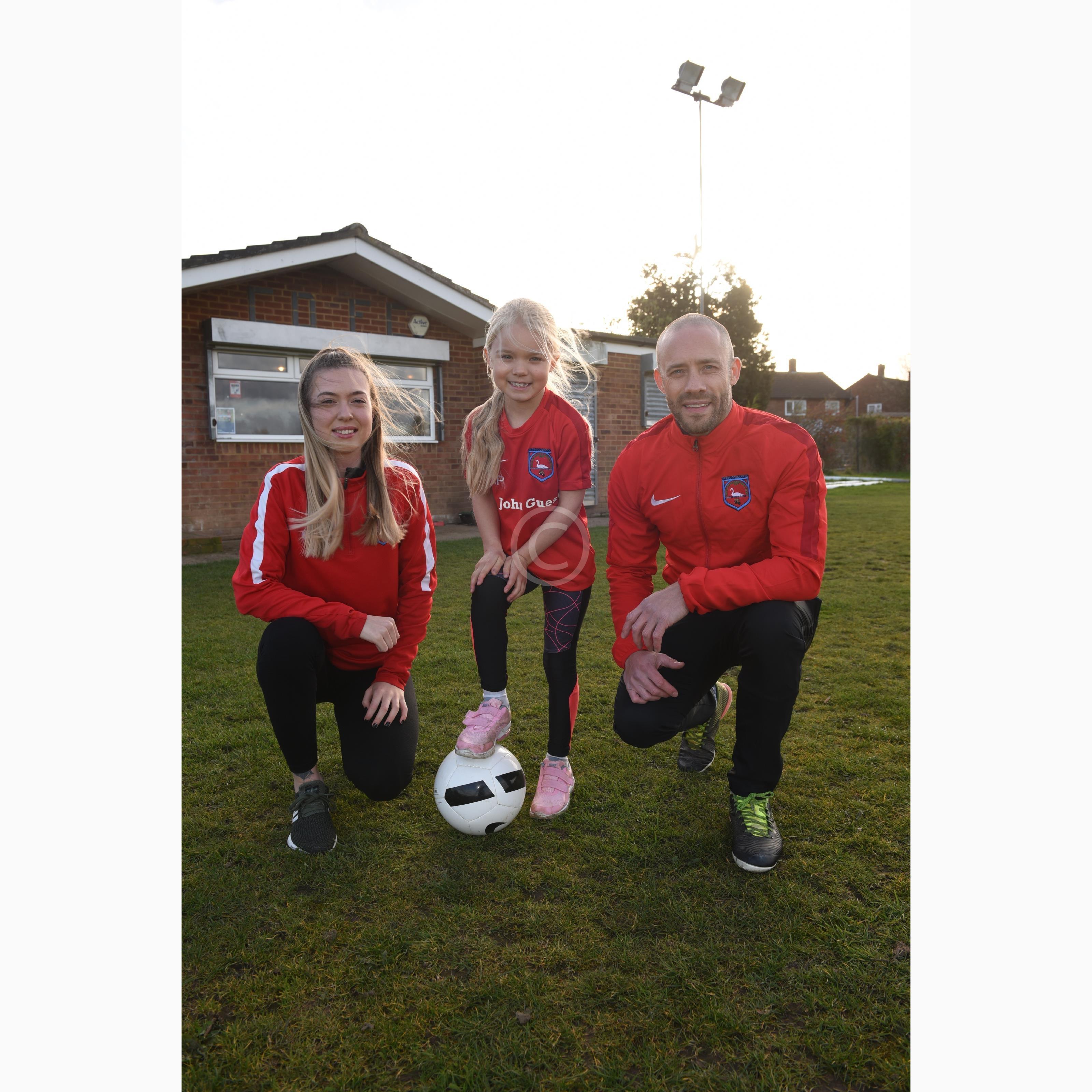 COOKHAM RISE 132591 - Photo 2 of 6 - Baylis Media Photos