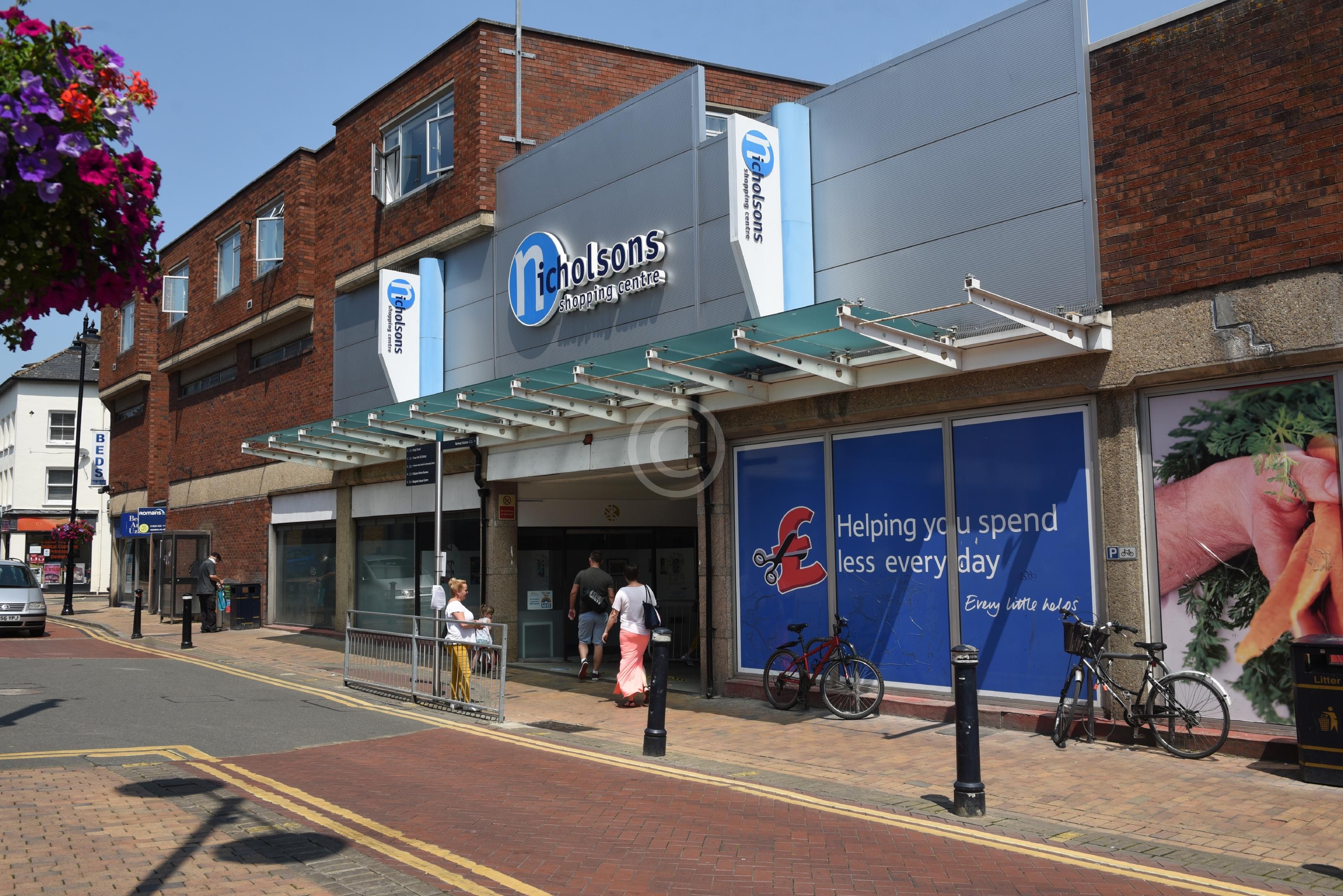 MAIDENHEAD 132798 - Photo 1 of 11 - Baylis Media Photos