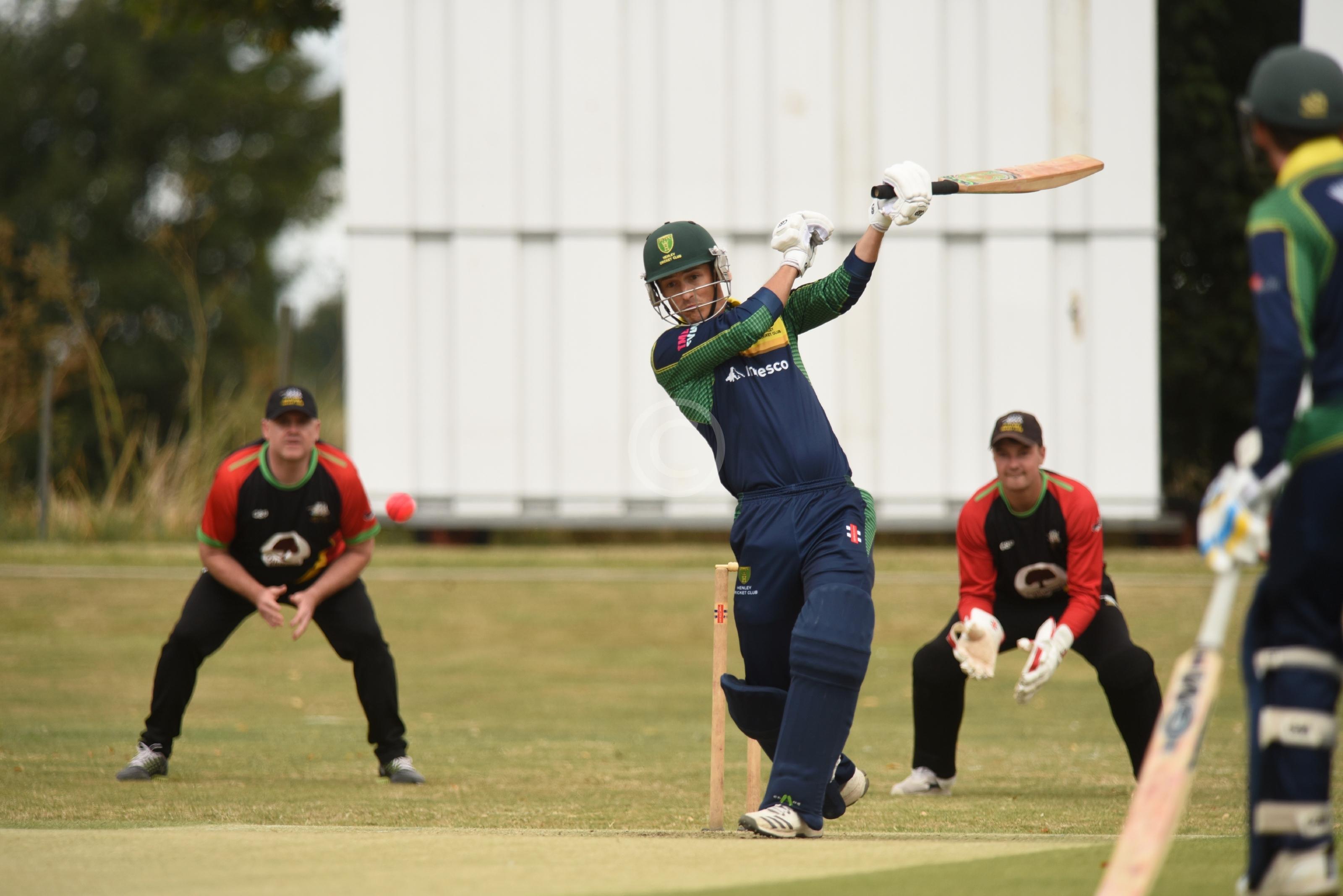 CRICKET 132863 - Photo 1 of 15 - Baylis Media Photos