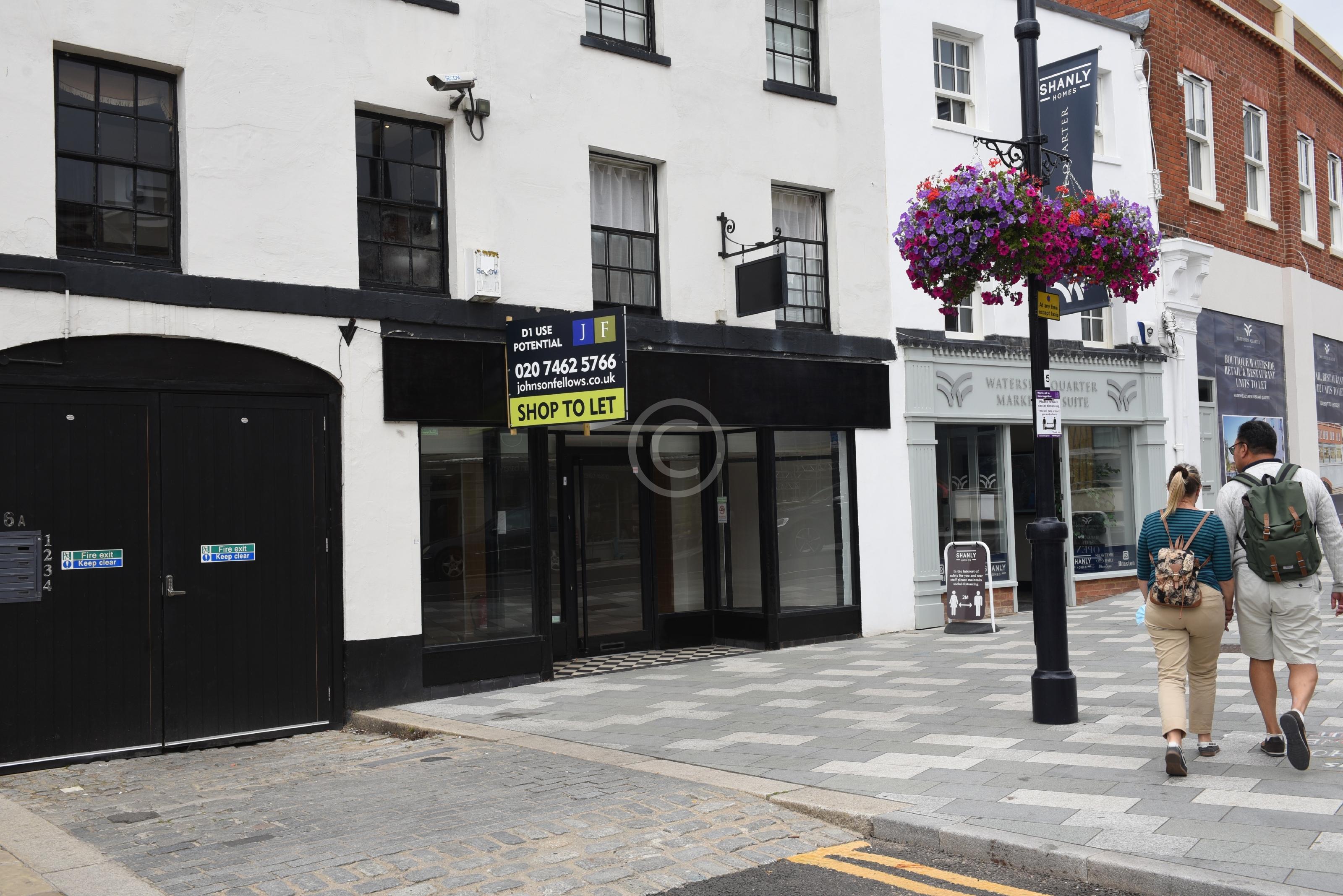 MAIDENHEAD 132866 - Photo 1 of 6 - Baylis Media Photos