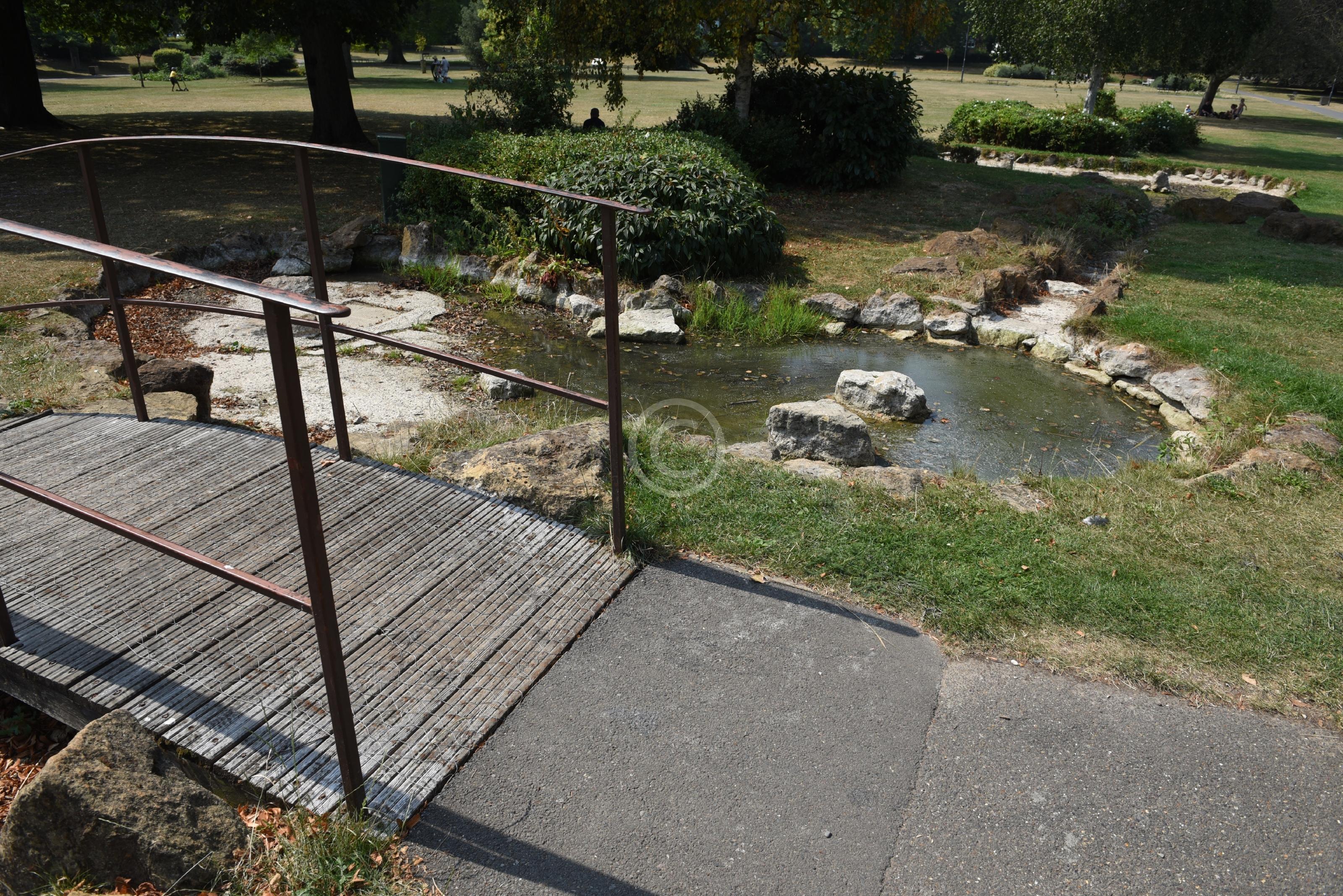 MAIDENHEAD 132891 - Photo 1 of 11 - Baylis Media Photos