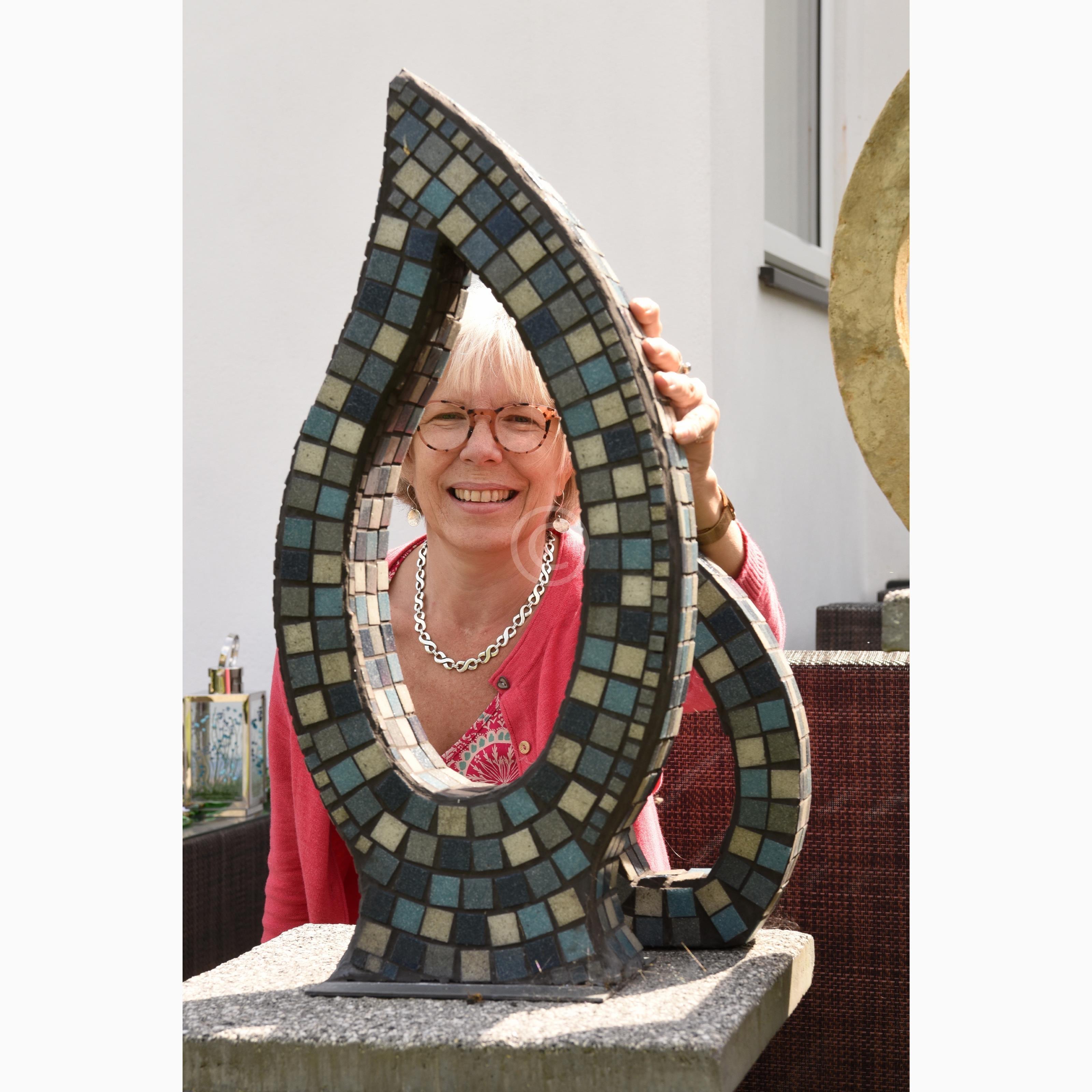 MAIDENHEAD 132968 - Photo 1 of 6 - Baylis Media Photos