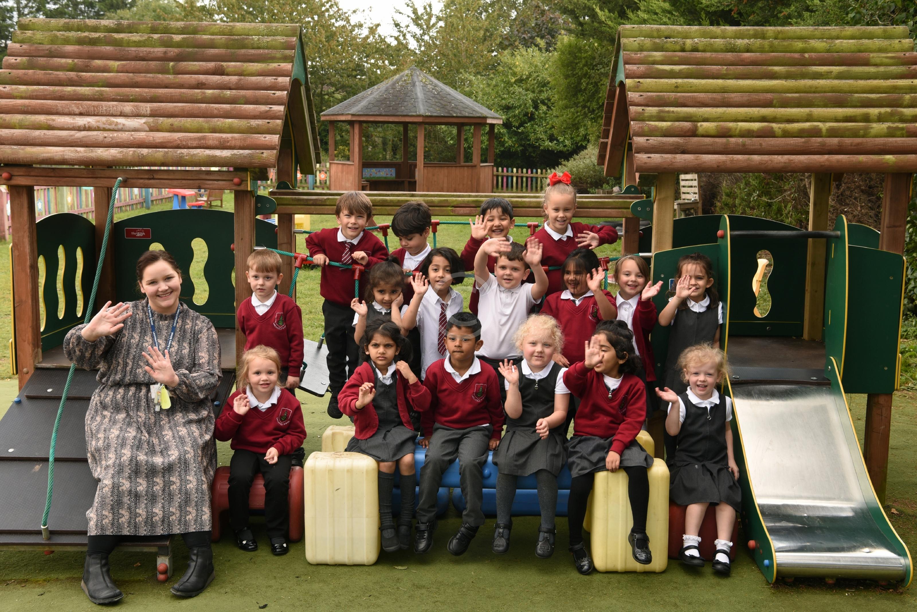 FIRST CLASS 133007 - Photo 1 of 5 - Baylis Media Photos