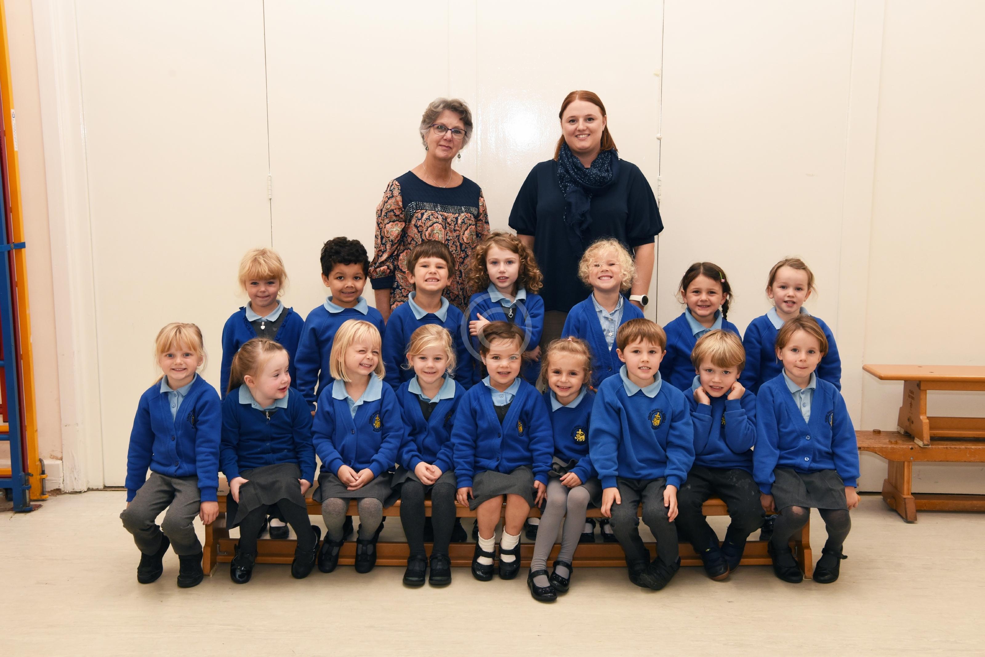 FIRST CLASS 133030 - Photo 1 of 7 - Baylis Media Photos