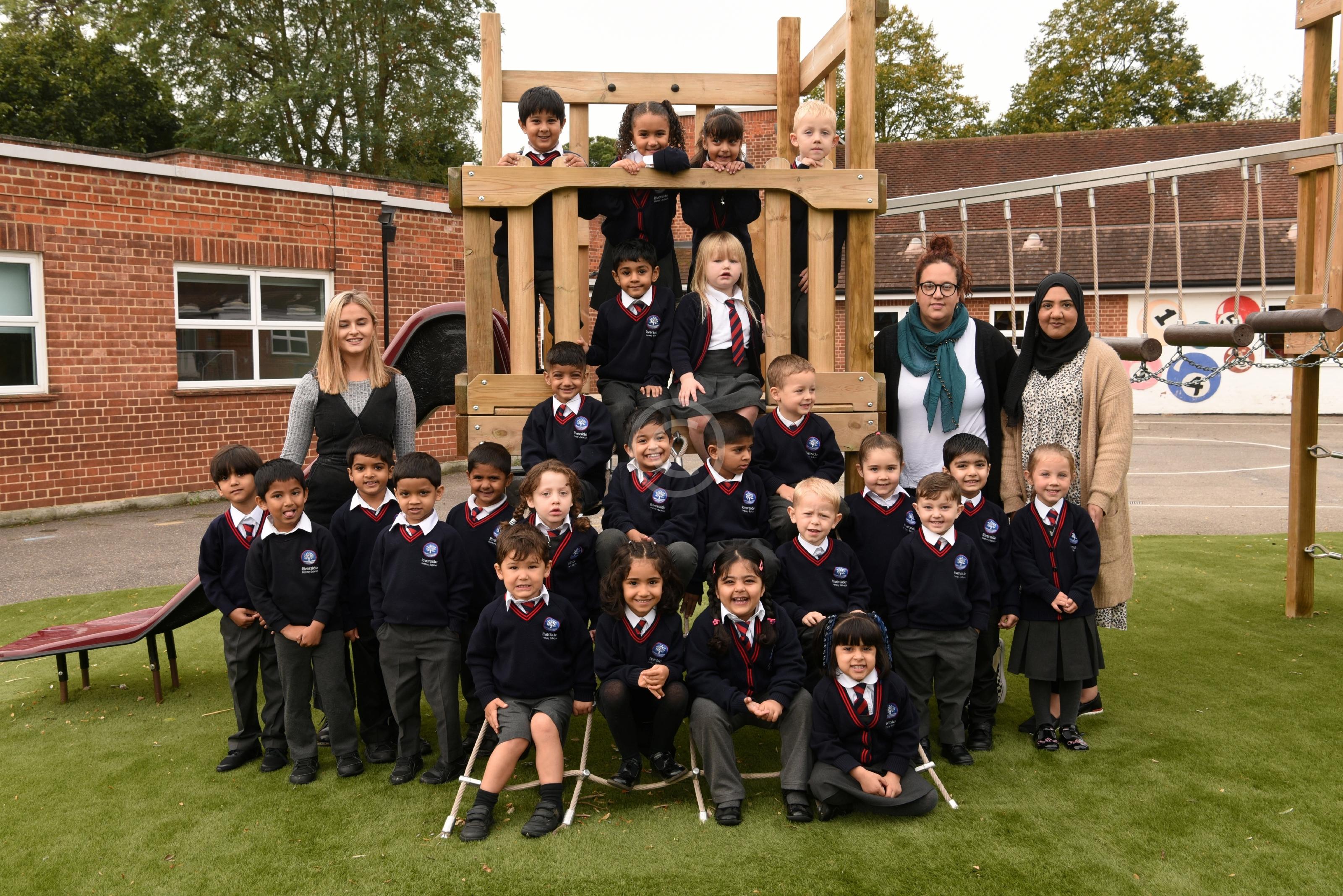 FIRST CLASS 133011 - Photo 2 of 11 - Baylis Media Photos