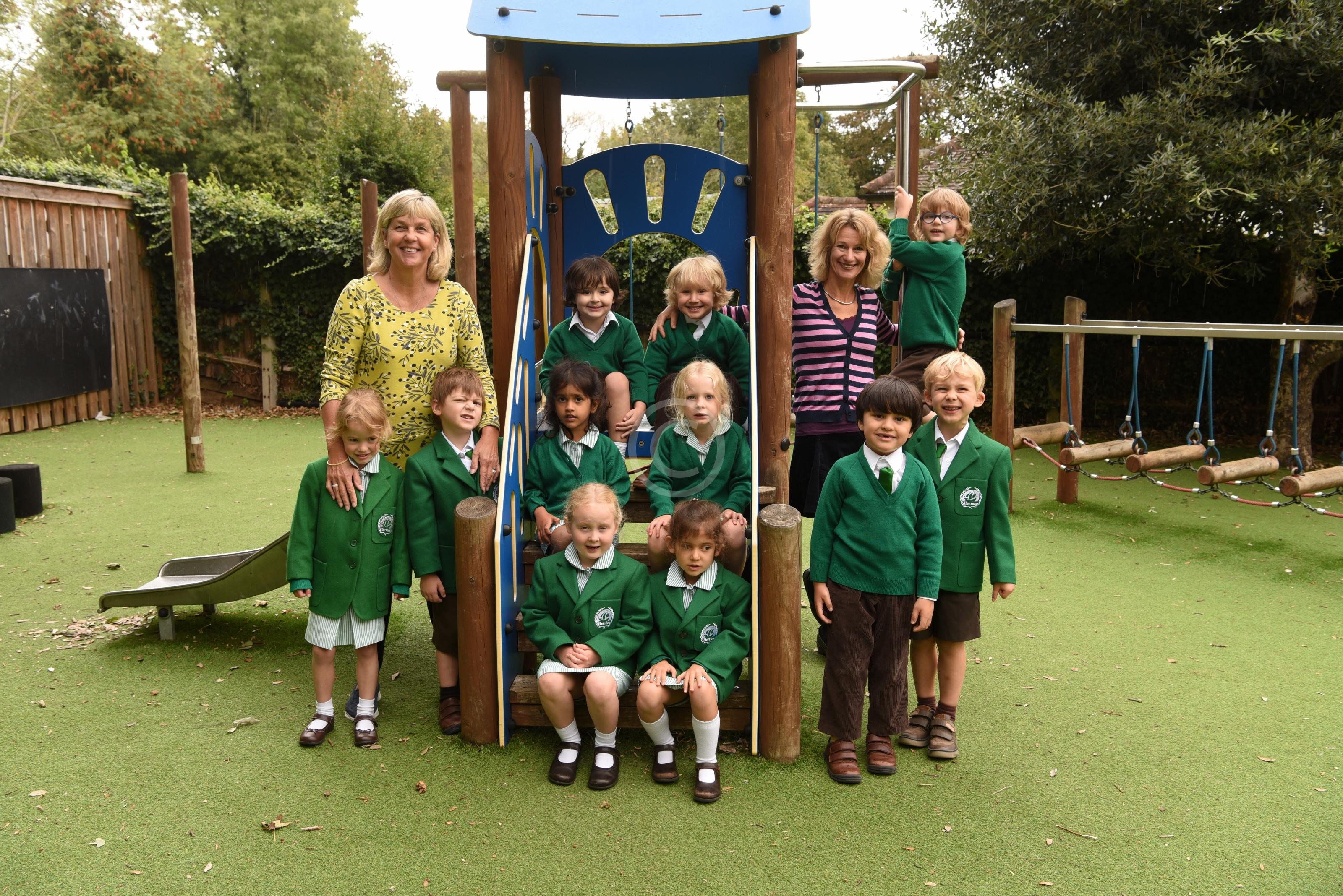 FIRST CLASS 133014 - Photo 1 of 6 - Baylis Media Photos