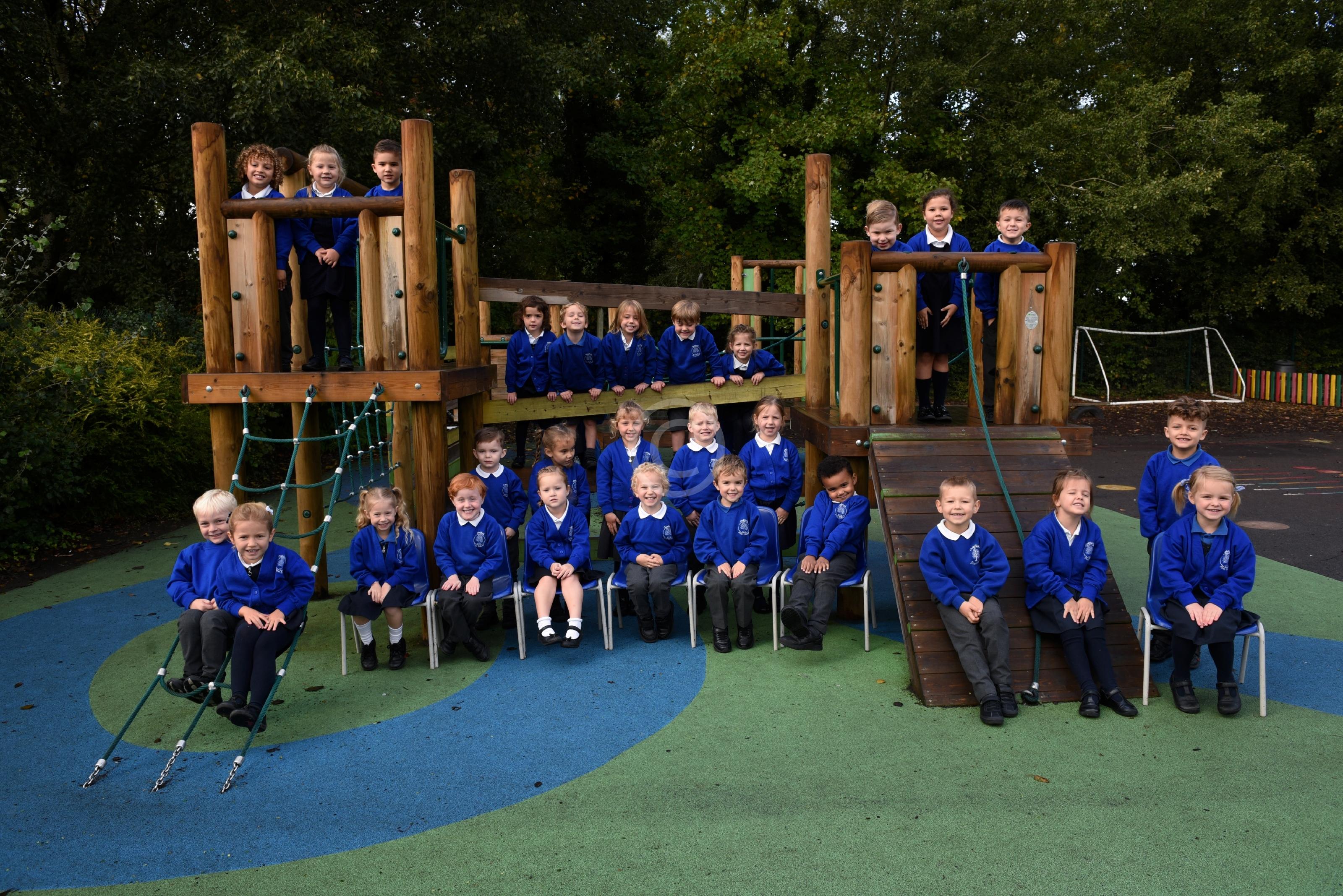 FIRST CLASS 133081 - Photo 1 of 9 - Baylis Media Photos