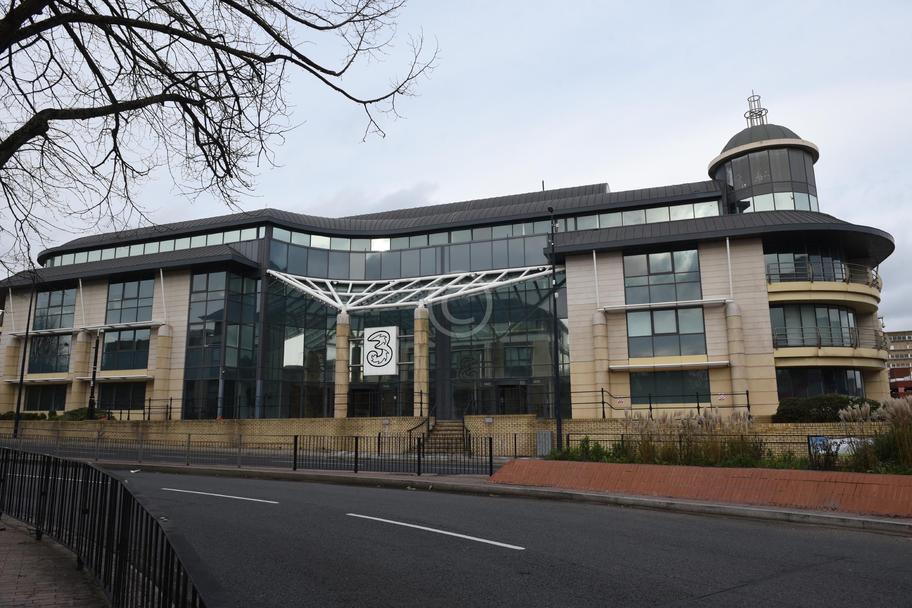 MAIDENHEAD 133187 - Photo 1 of 17 - Baylis Media Photos