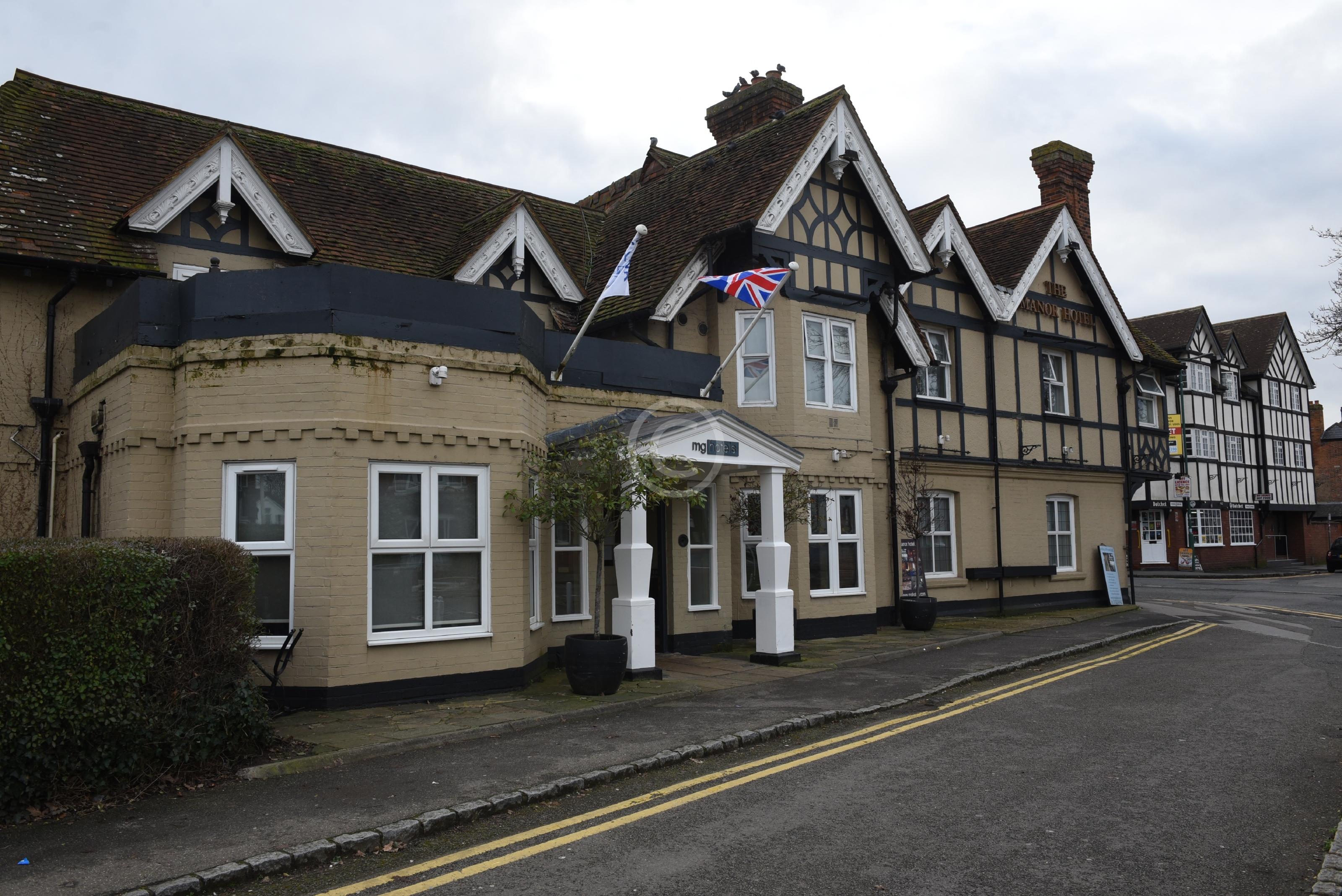 DATCHET 133320 - Photo 1 of 8 - Baylis Media Photos