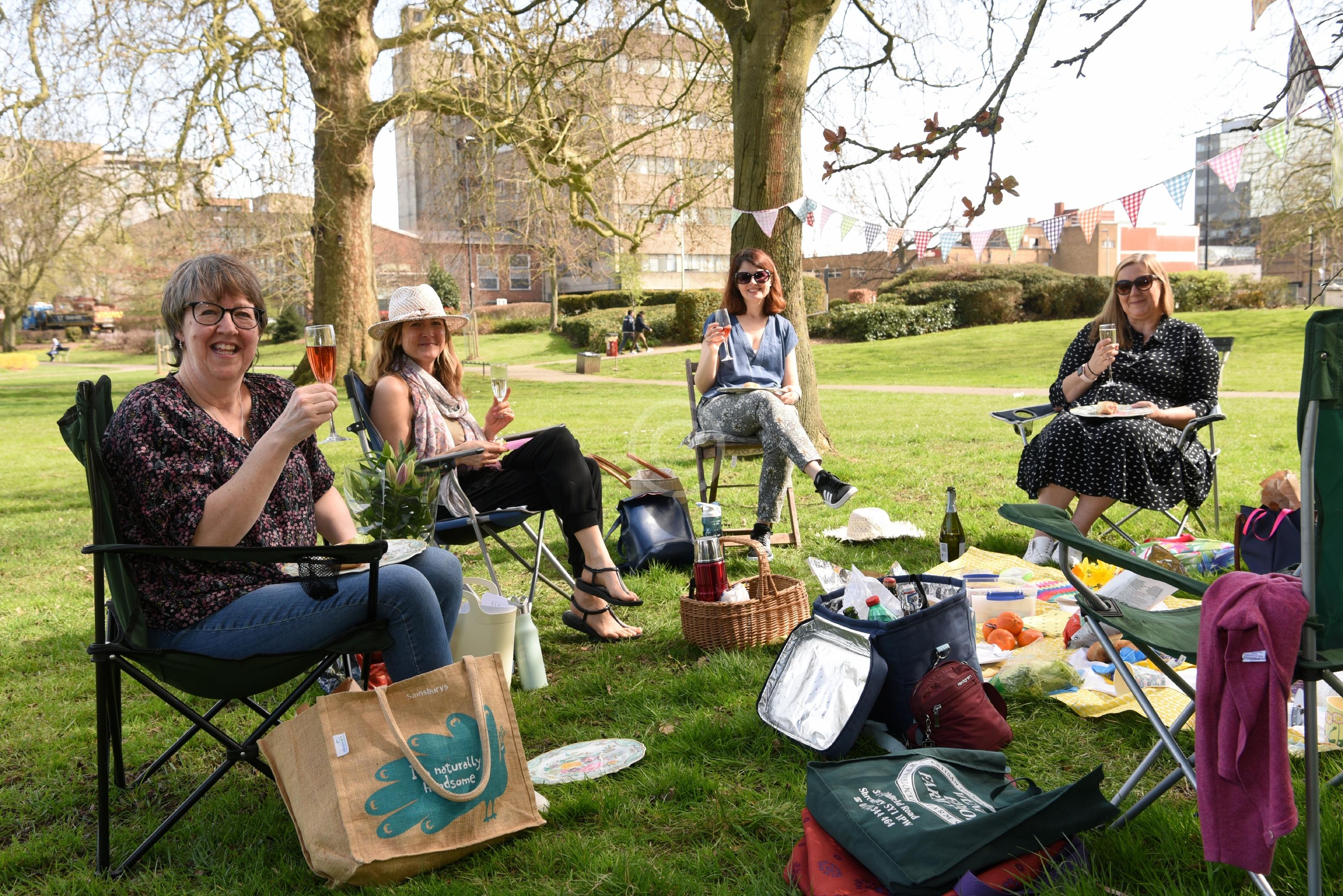 MAIDENHEAD 133428 - Photo 1 of 6 - Baylis Media Photos