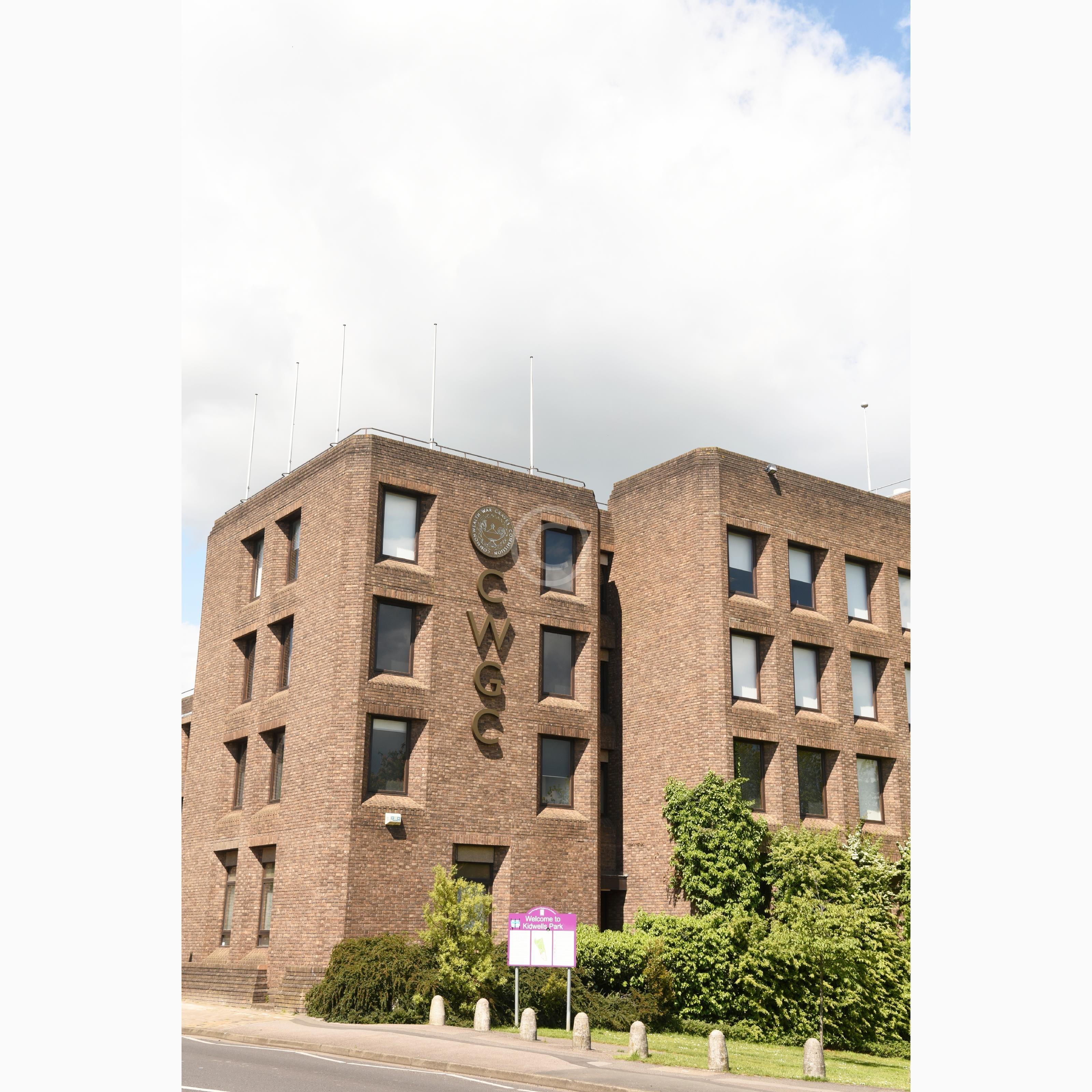 MAIDENHEAD 133558 - Photo 1 of 5 - Baylis Media Photos