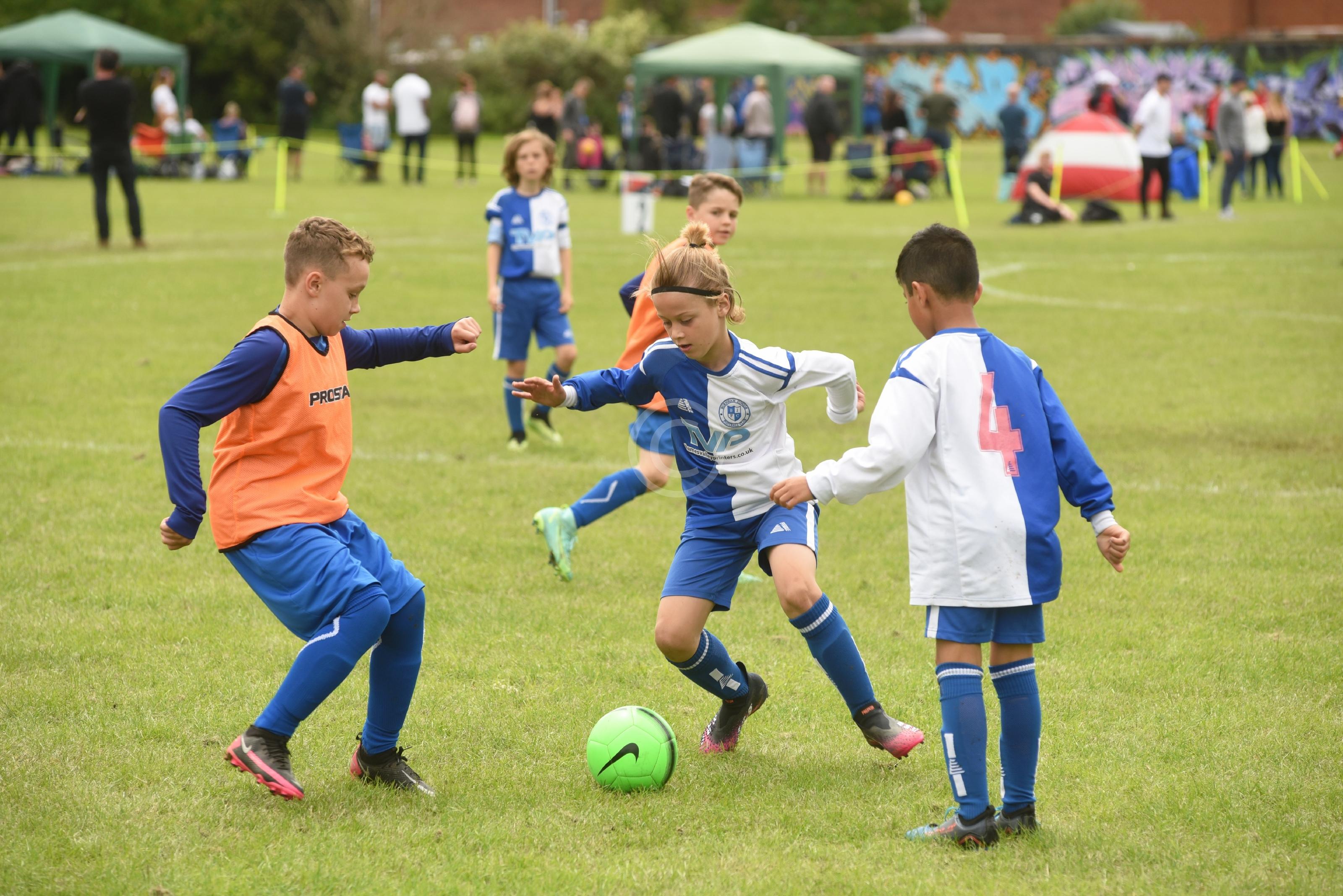 FOOTBALL 133640 - Photo 1 of 15 - Baylis Media Photos