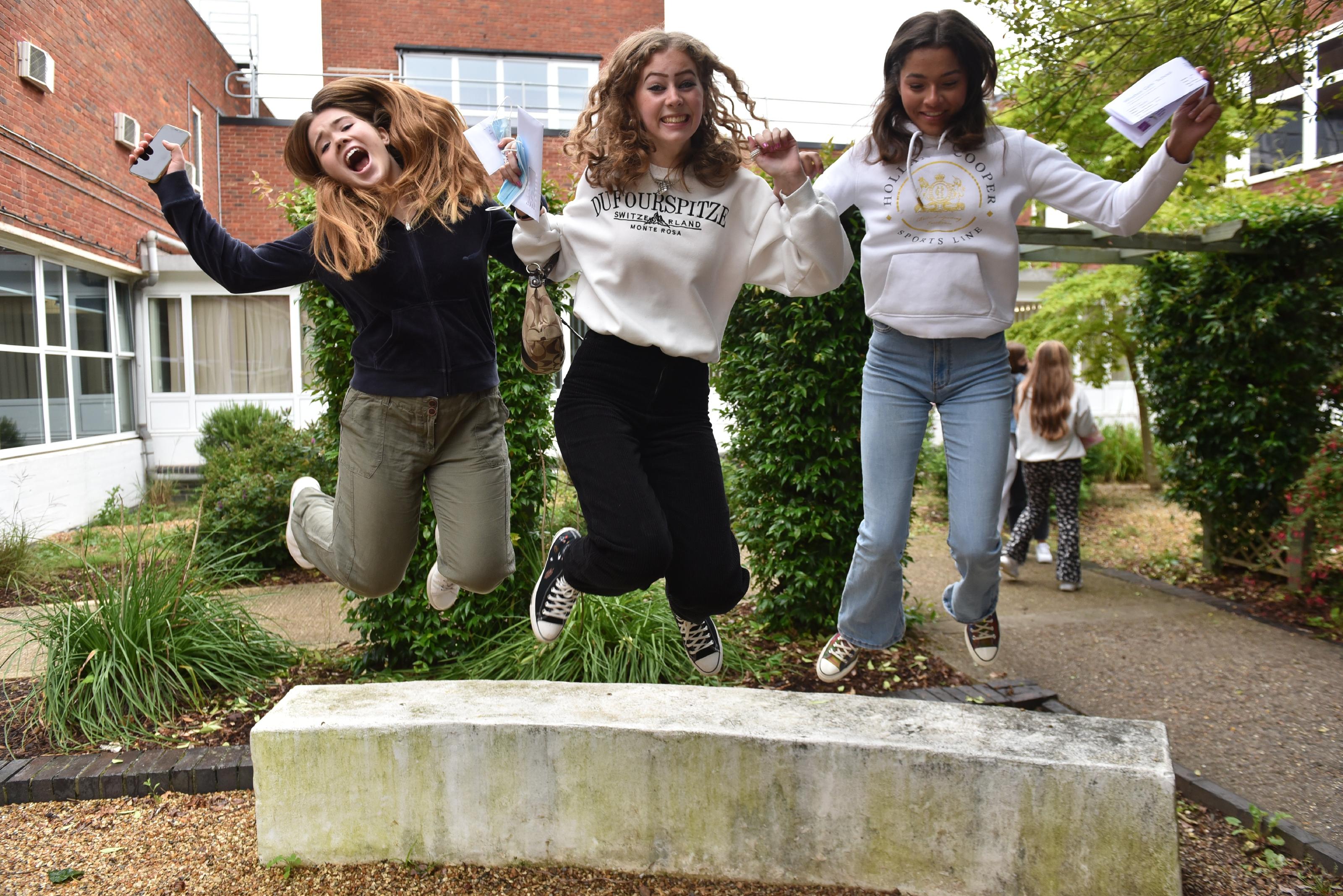 WINDSOR 133720 - Photo 1 of 10 - Baylis Media Photos