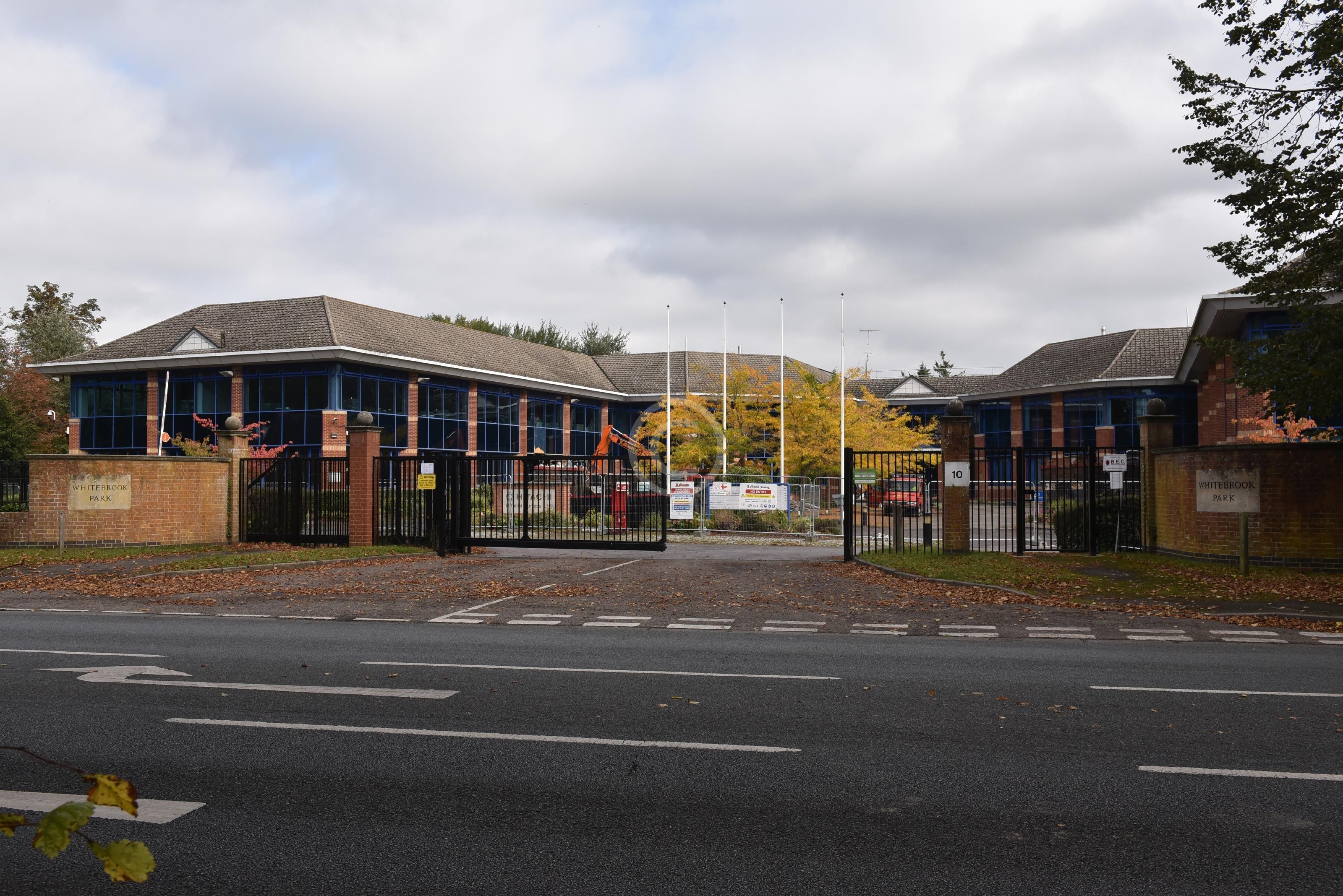 MAIDENHEAD 133937 - Photo 1 of 8 - Baylis Media Photos