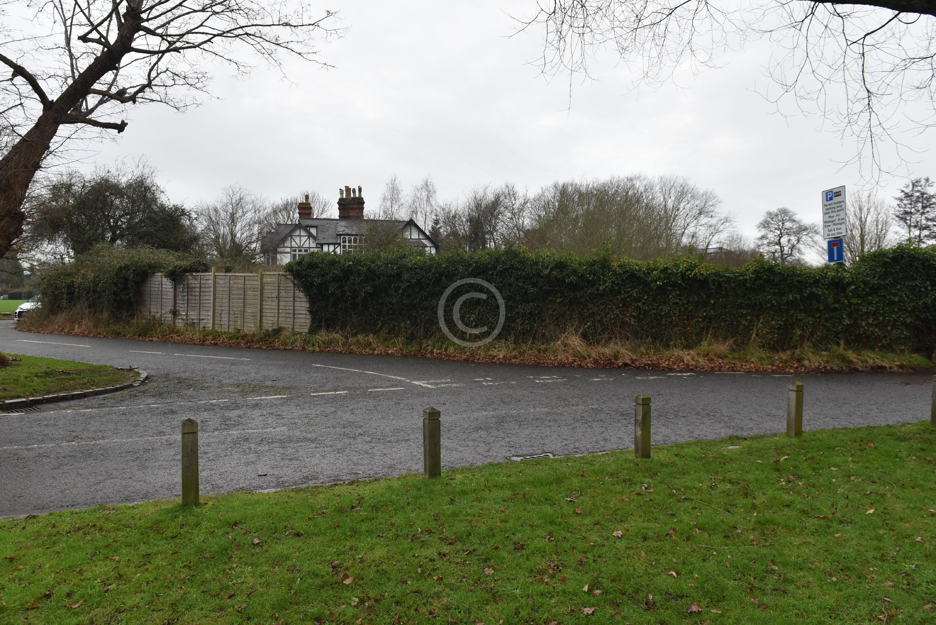 HOLYPORT 134168 - Photo 2 of 8 - Baylis Media Photos