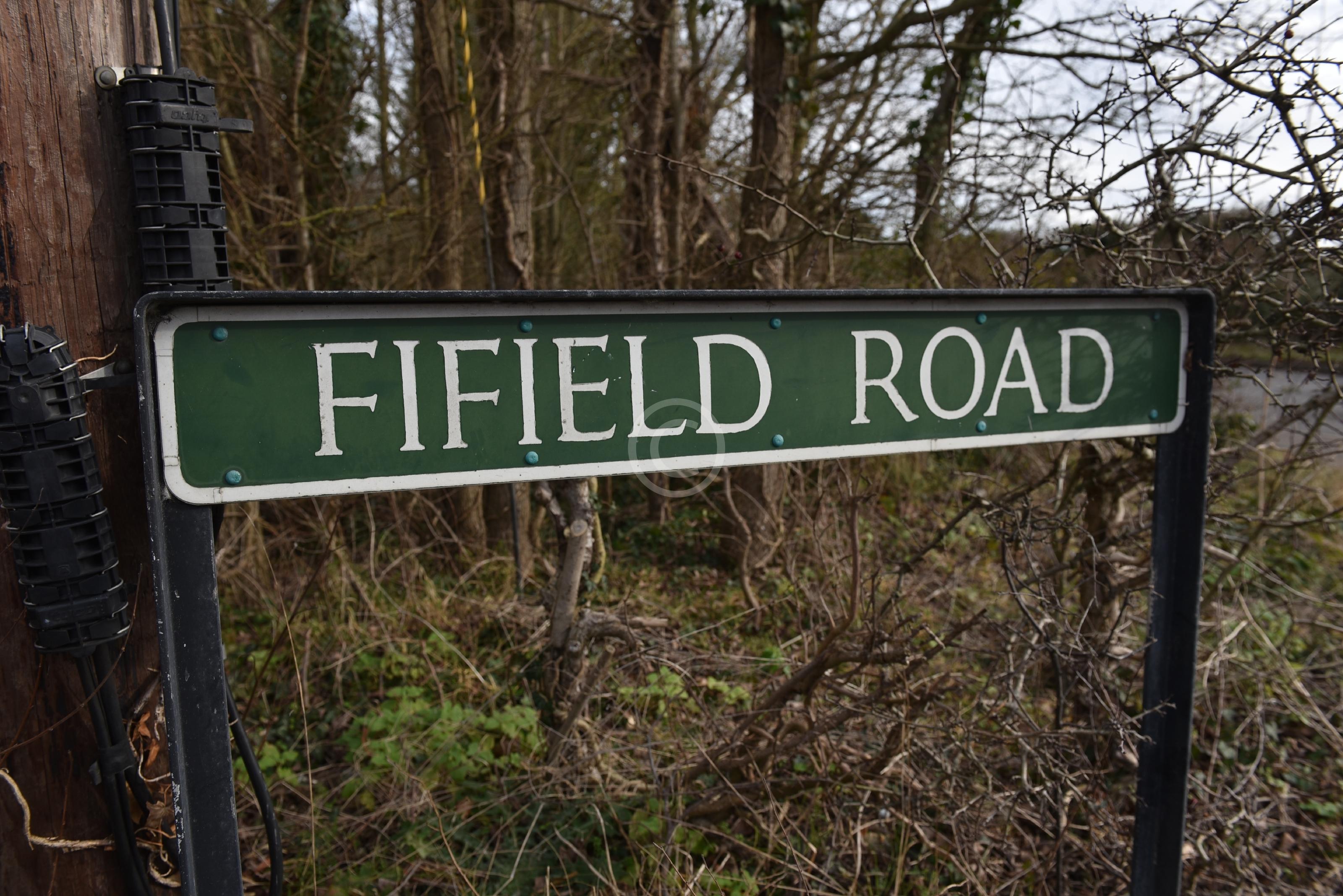 FIFIELD 134225 - Photo 1 of 7 - Baylis Media Photos