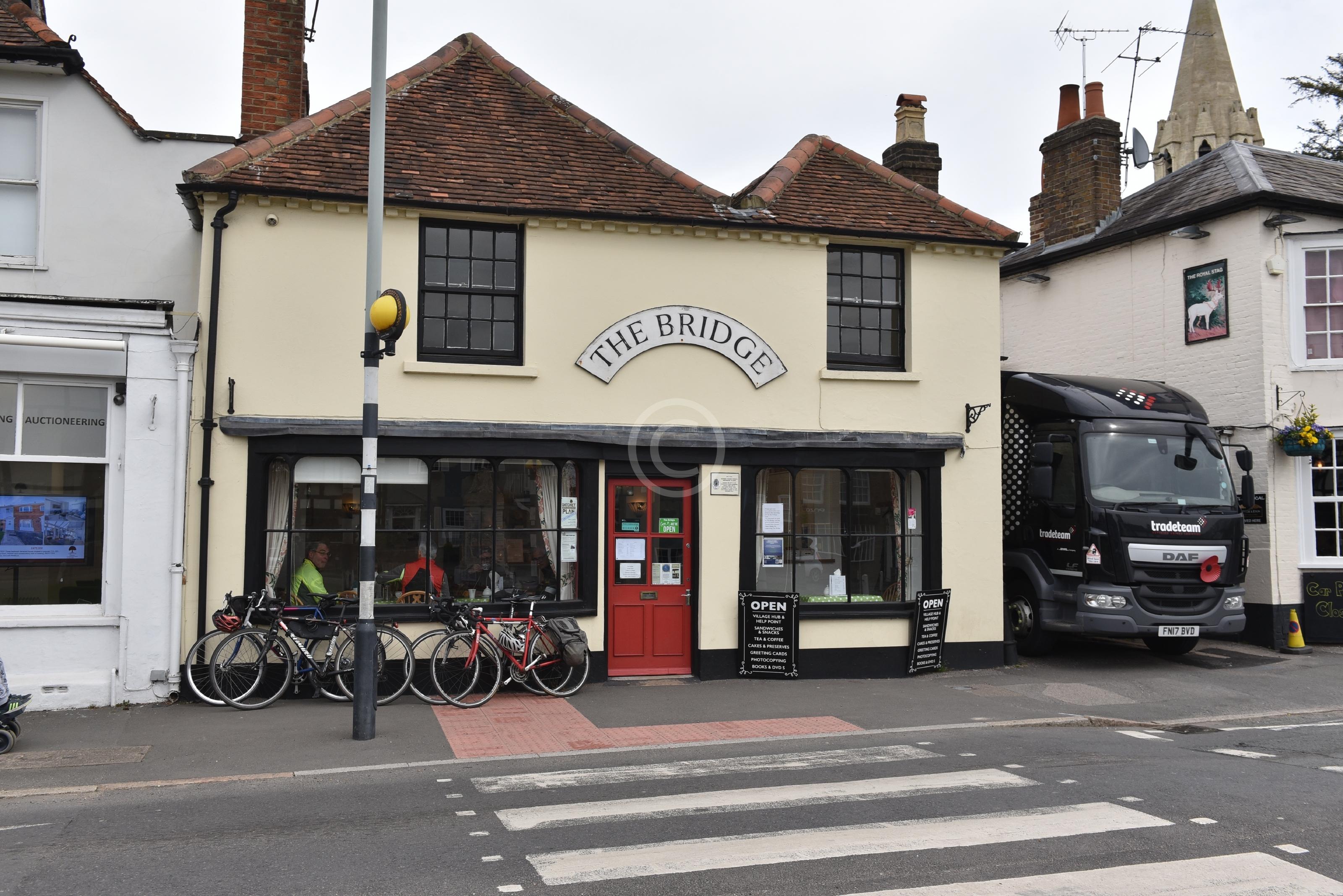 DATCHET 134388 - Photo 2 of 5 - Baylis Media Photos