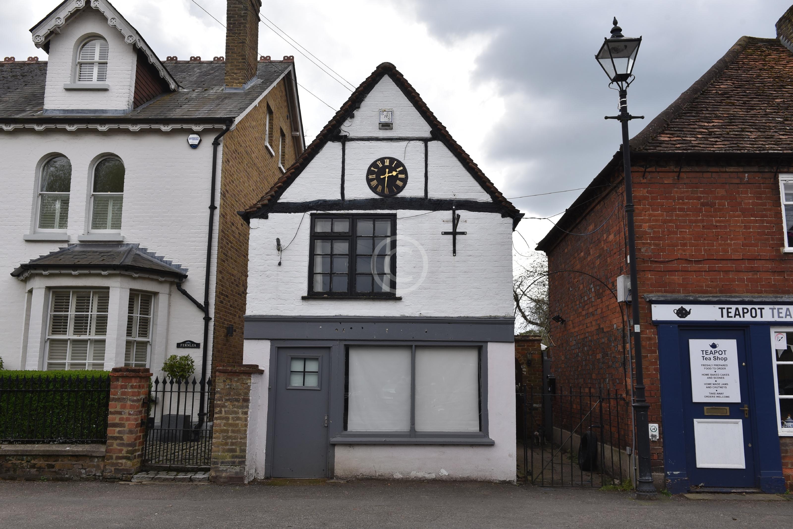 COOKHAM 134392 - Photo 1 of 2 - Baylis Media Photos