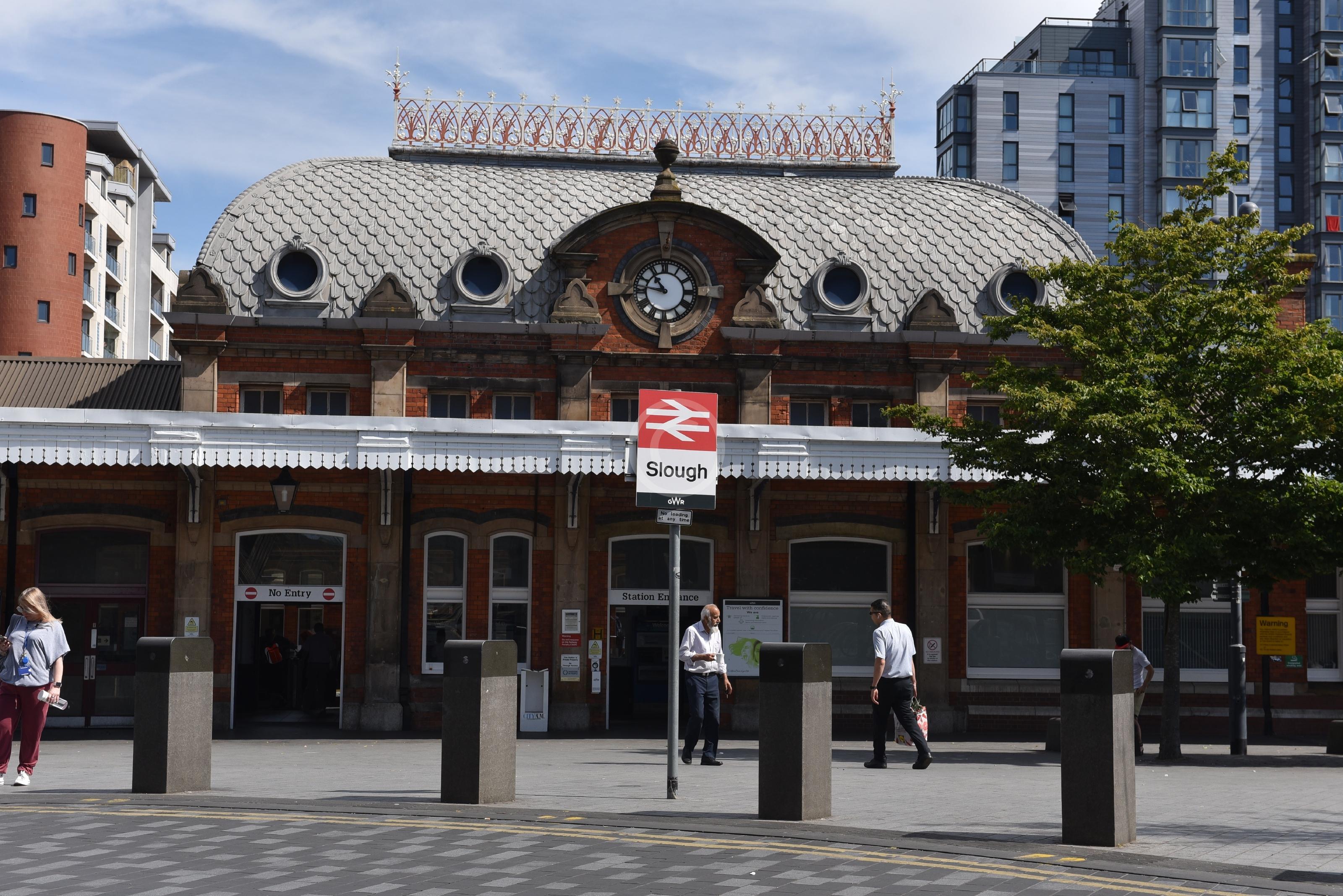 SLOUGH 134699 - Photo 2 of 22 - Baylis Media Photos