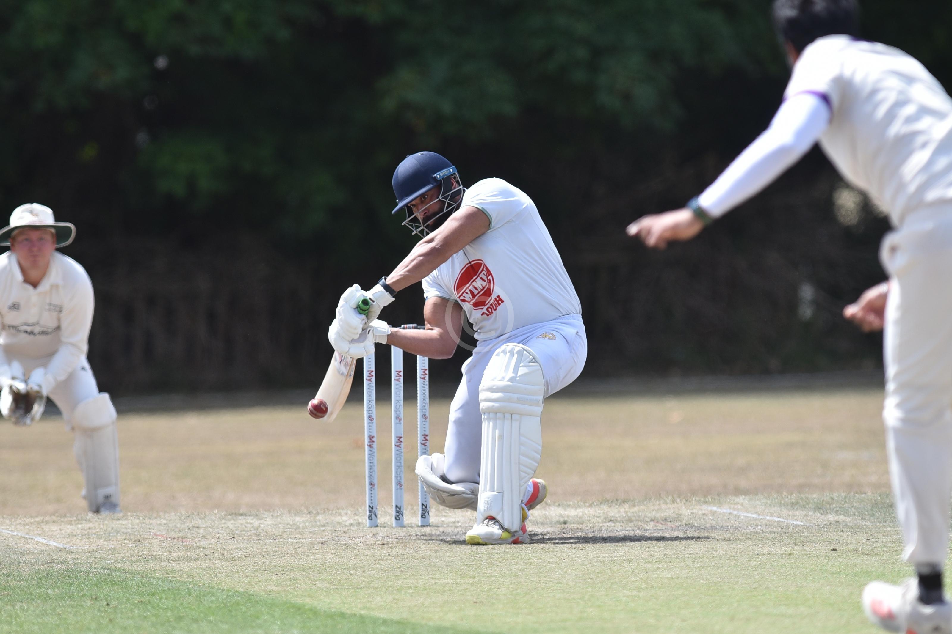 CRICKET 134719 - Photo 2 of 14 - Baylis Media Photos