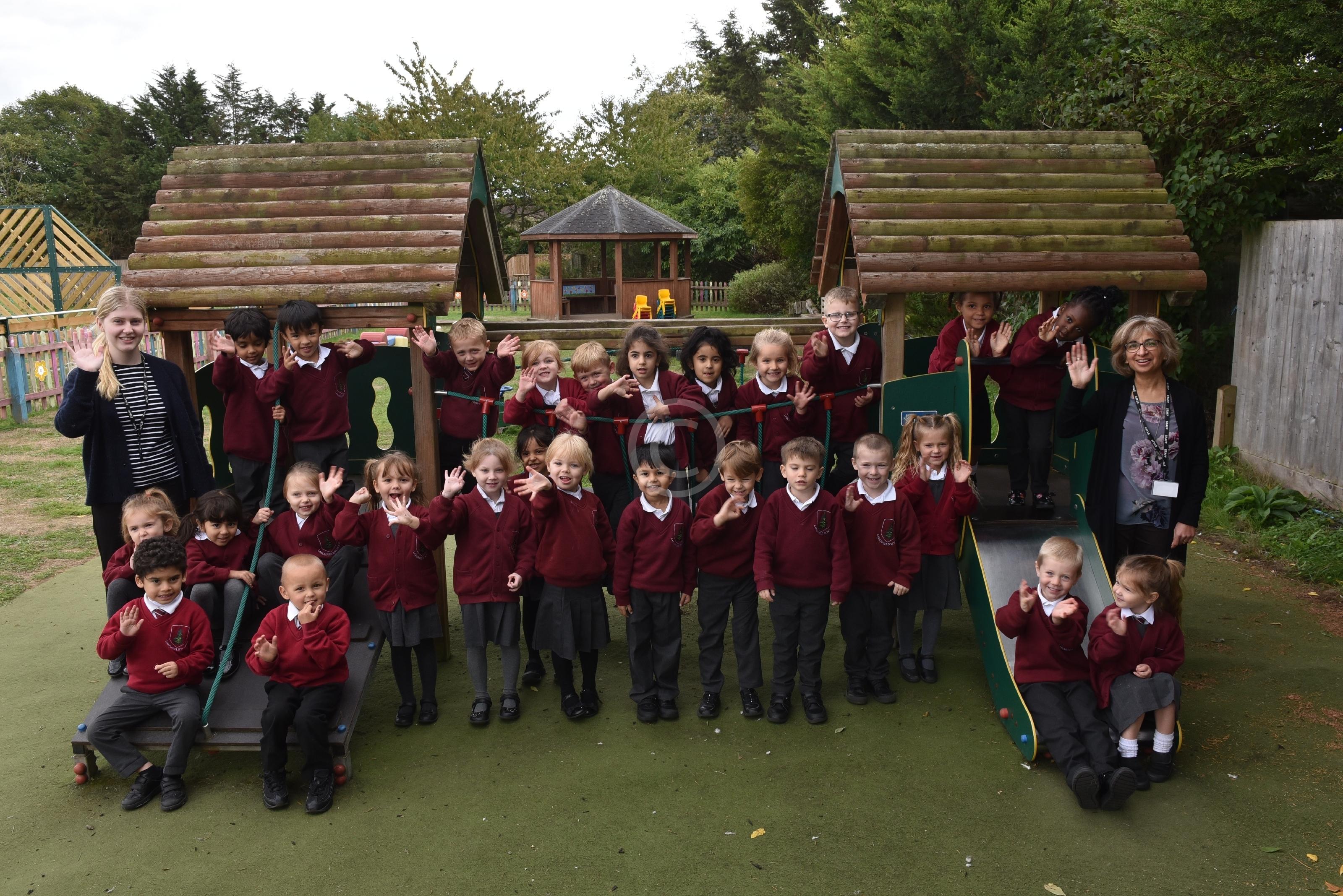 FIRST CLASS 134904 - Photo 1 of 13 - Baylis Media Photos