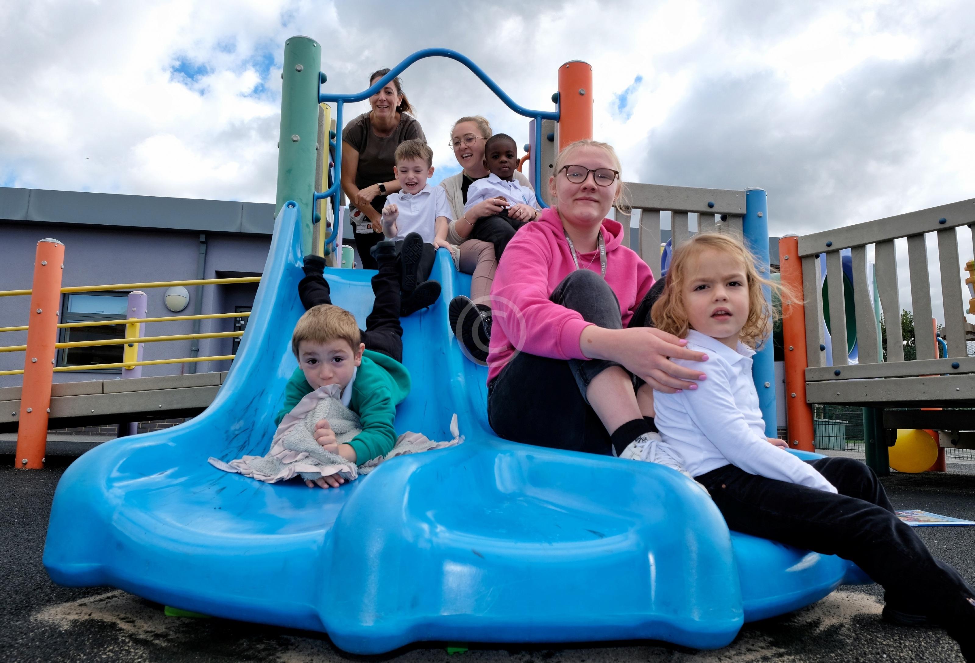 FIRST CLASS 134901 - Photo 1 of 4 - Baylis Media Photos