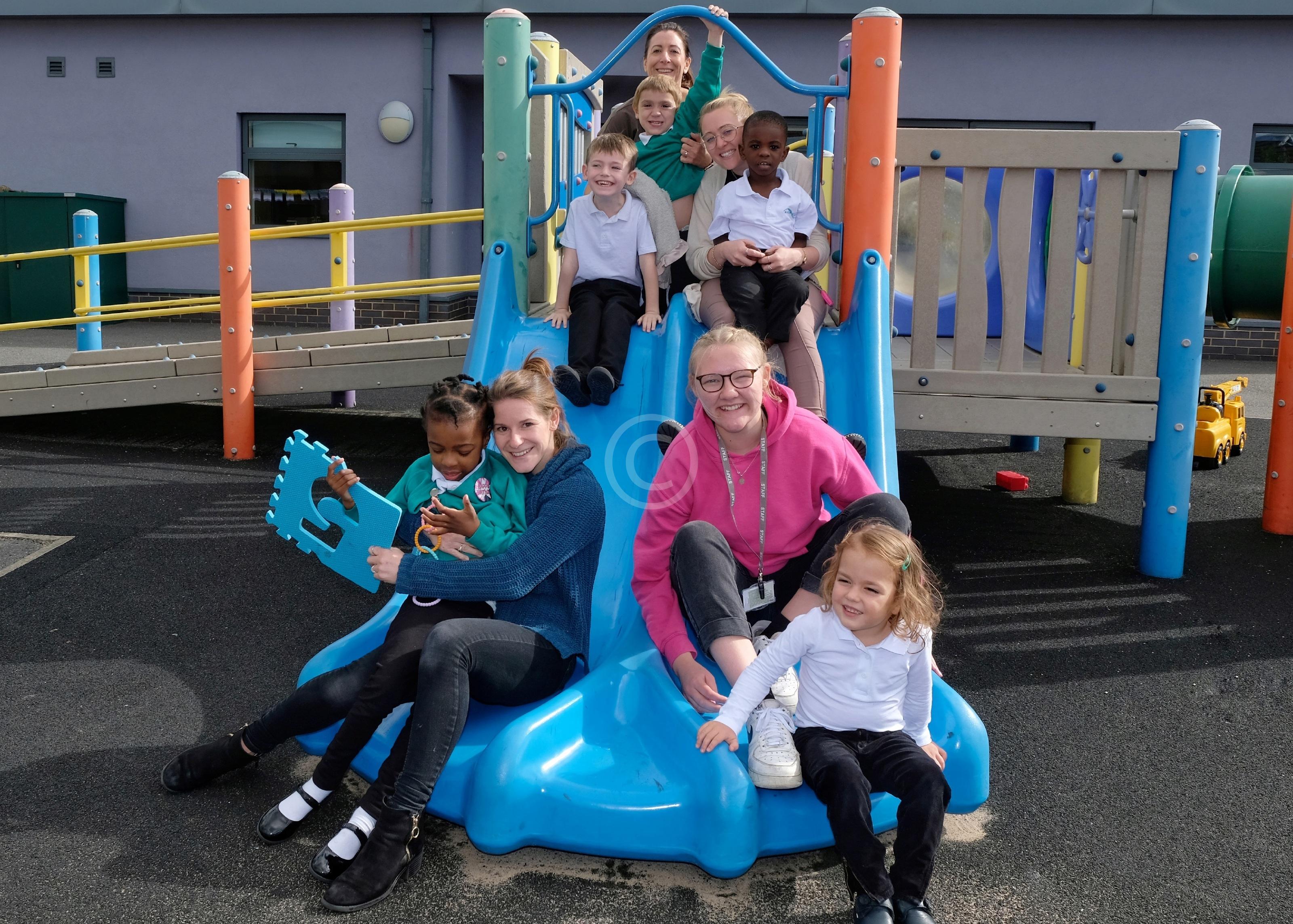 FIRST CLASS 134901 - Photo 1 of 4 - Baylis Media Photos