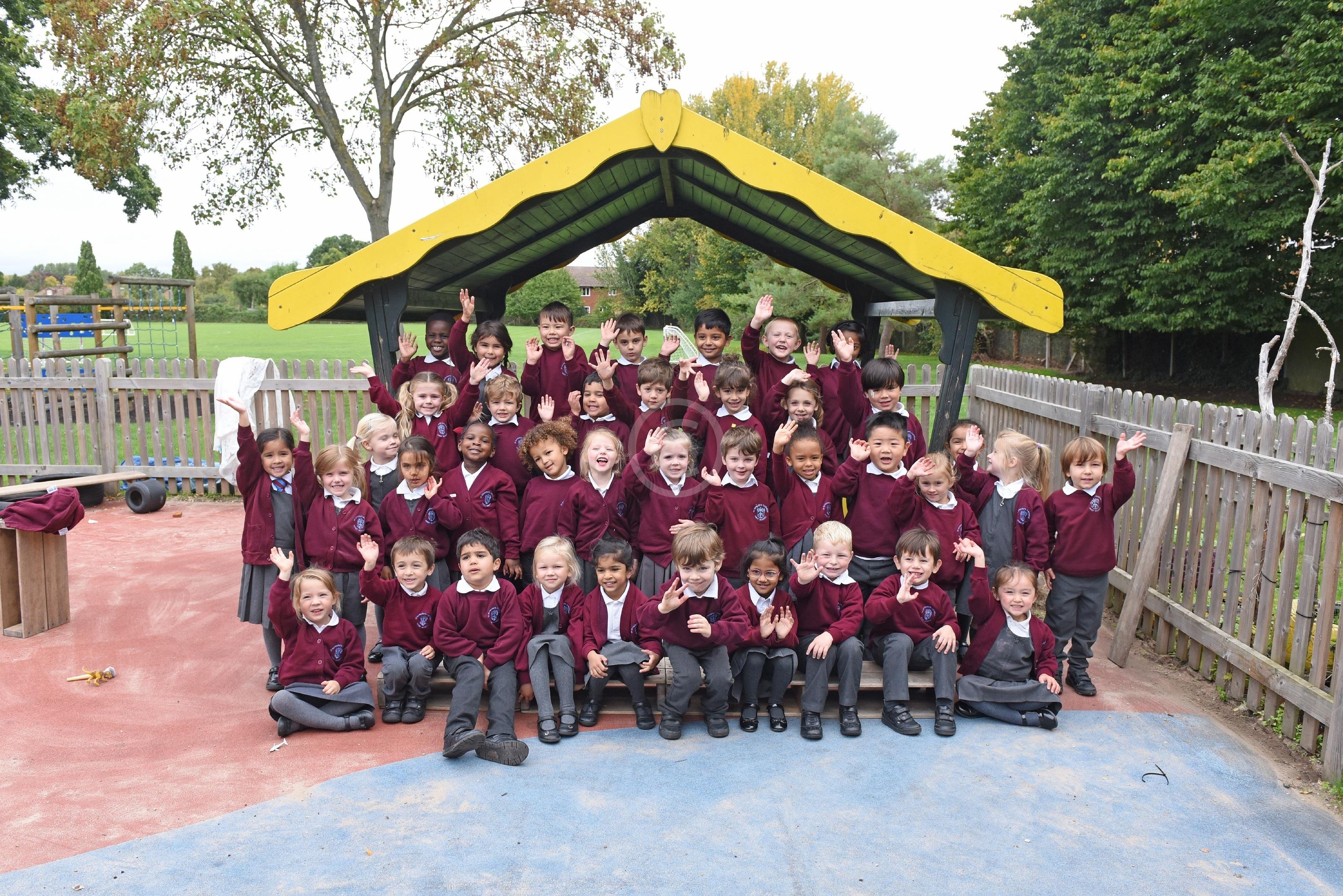 FIRST CLASS 134931 - Photo 1 of 2 - Baylis Media Photos