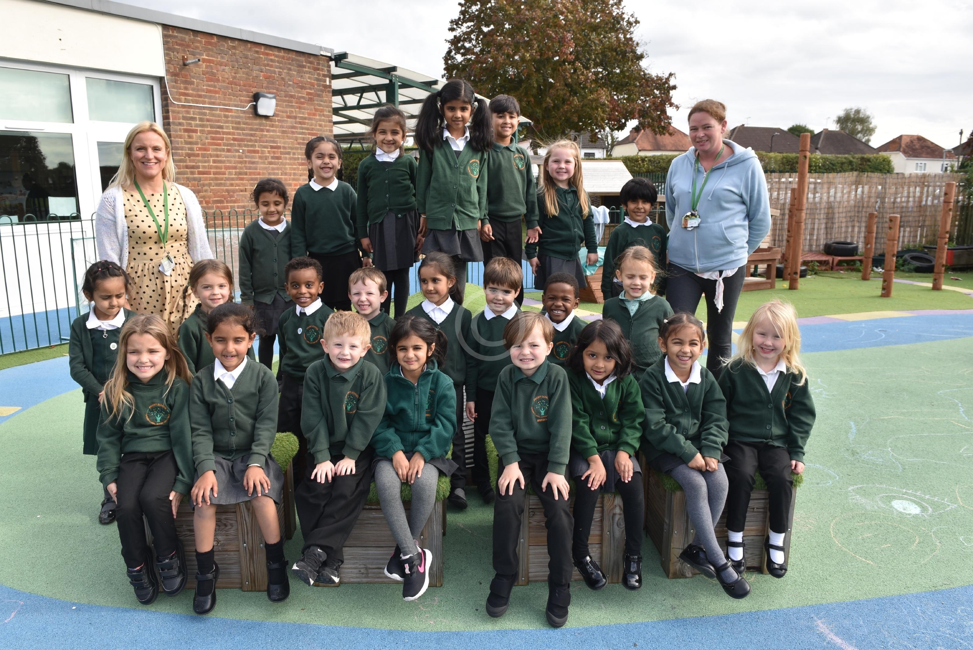 FIRST CLASS 134976 - Photo 1 of 9 - Baylis Media Photos