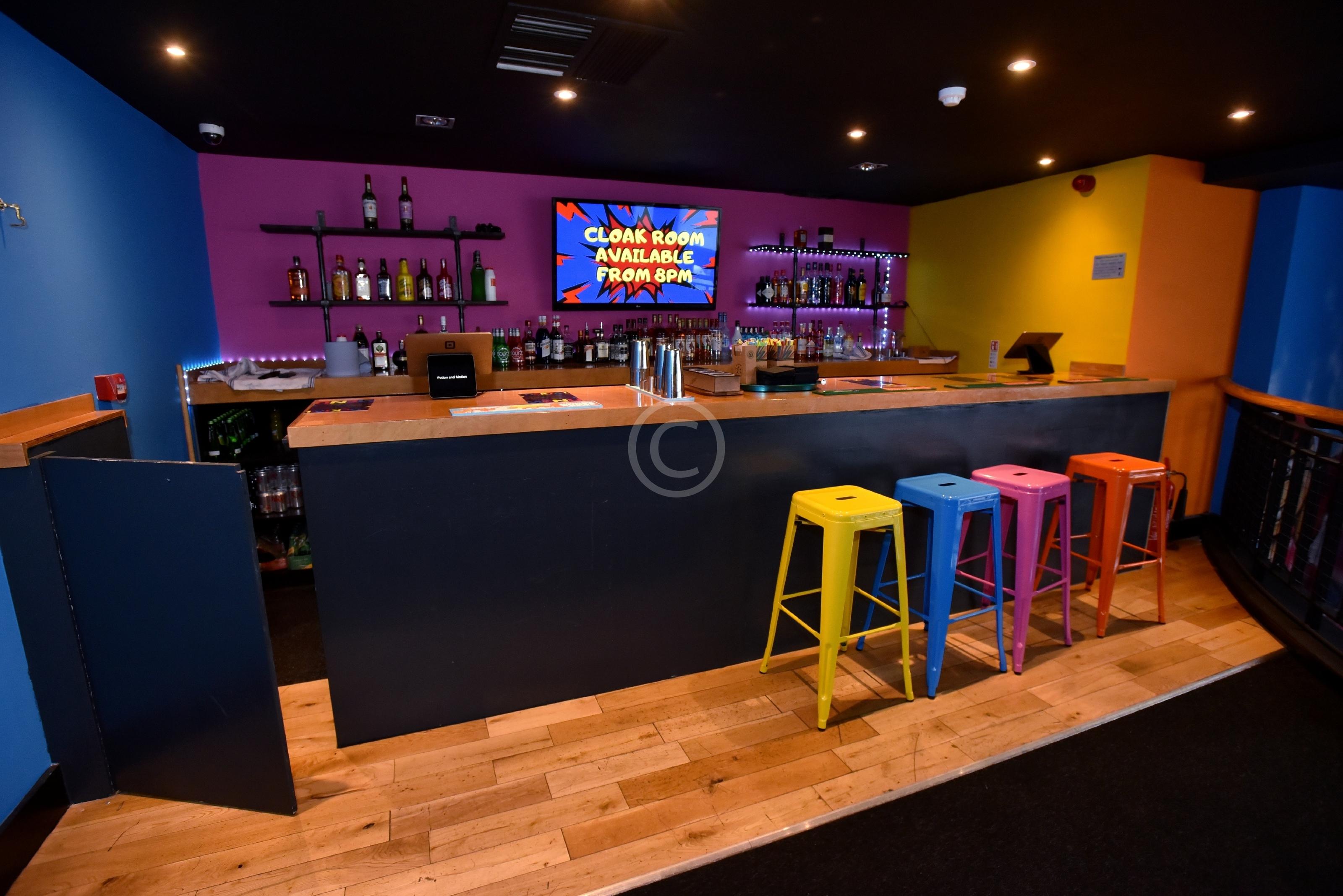 MAIDENHEAD 135037 - Photo 1 of 22 - Baylis Media Photos