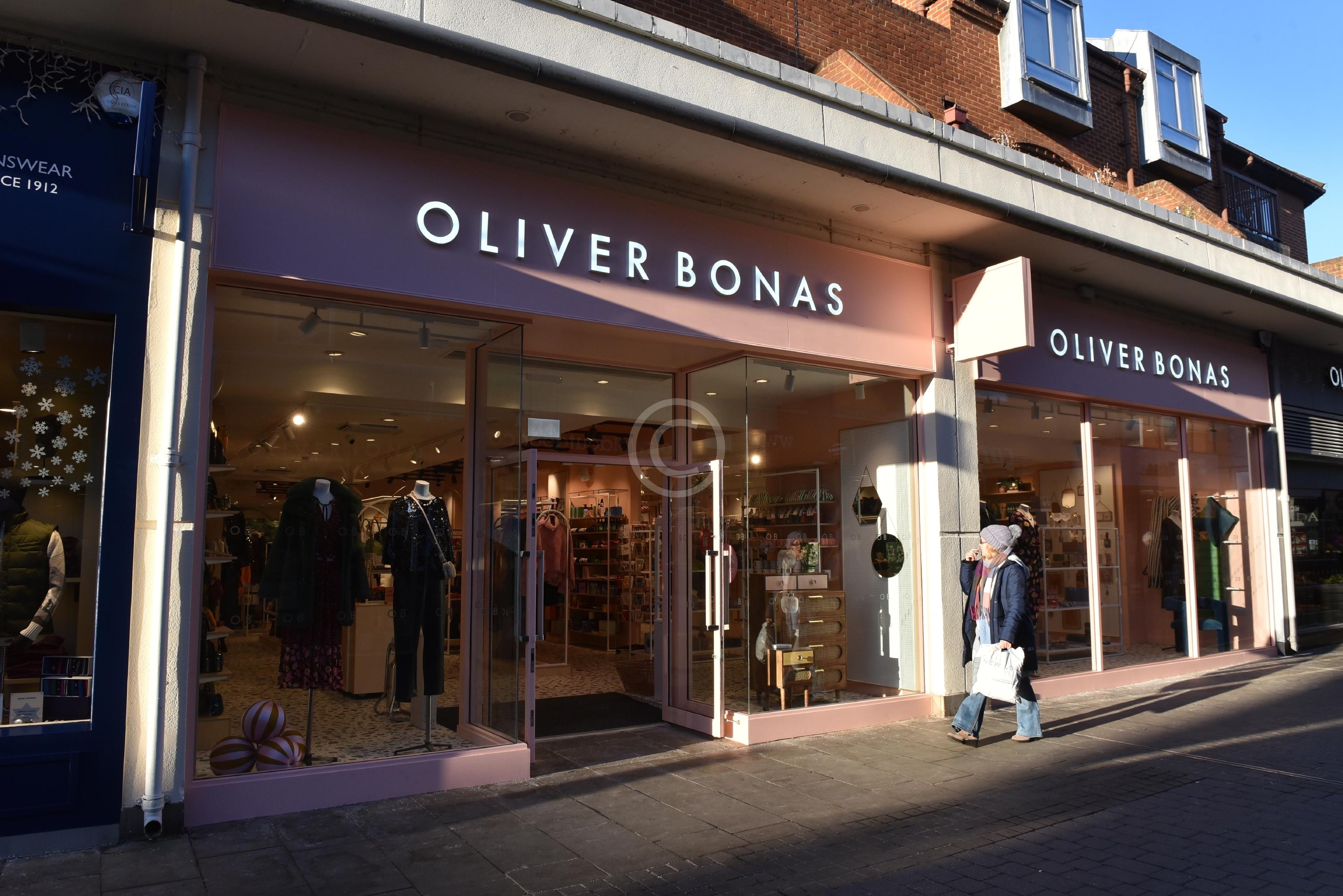 WINDSOR 135104 - Photo 1 of 5 - Baylis Media Photos