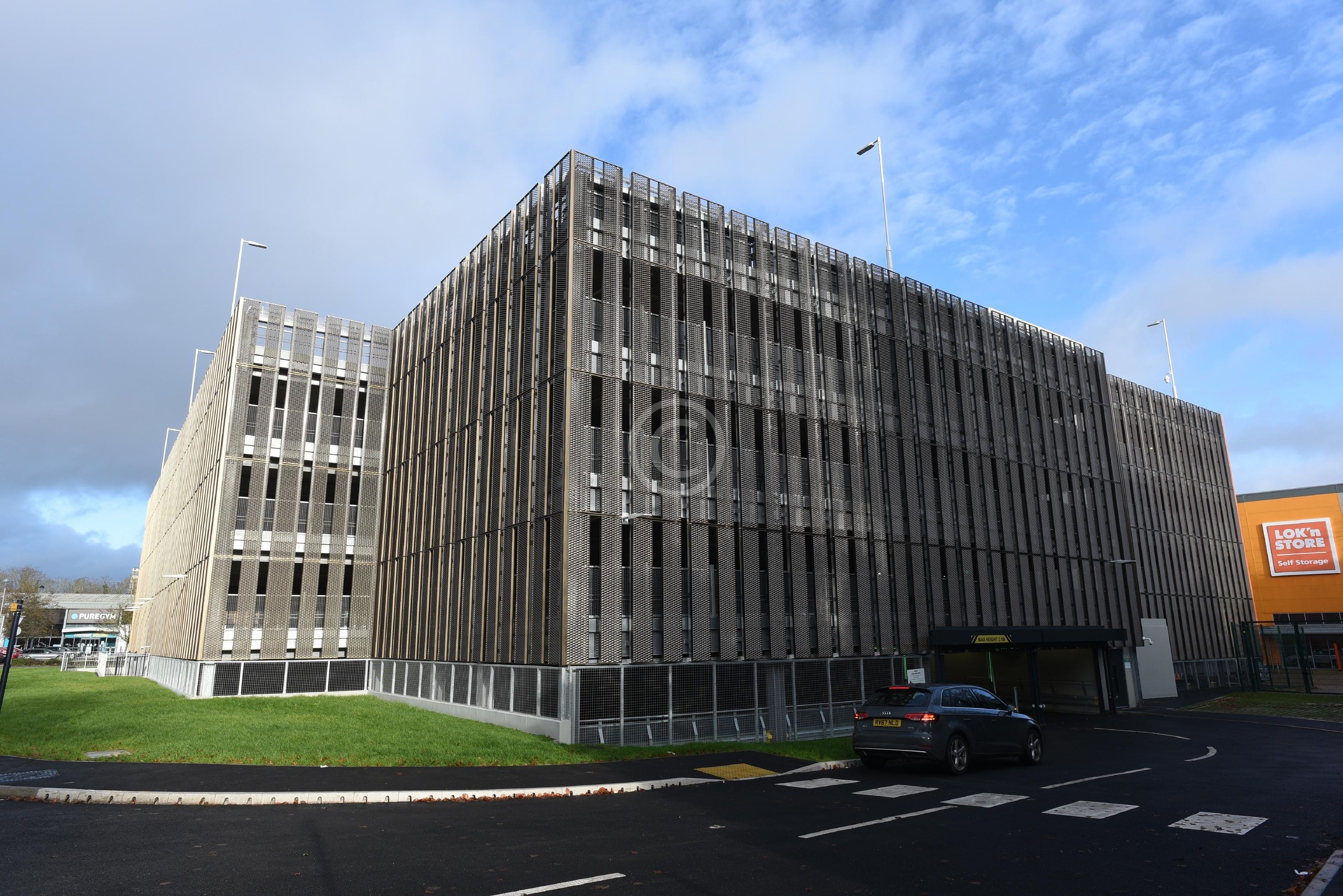 MAIDENHEAD 135135 - Photo 1 of 20 - Baylis Media Photos